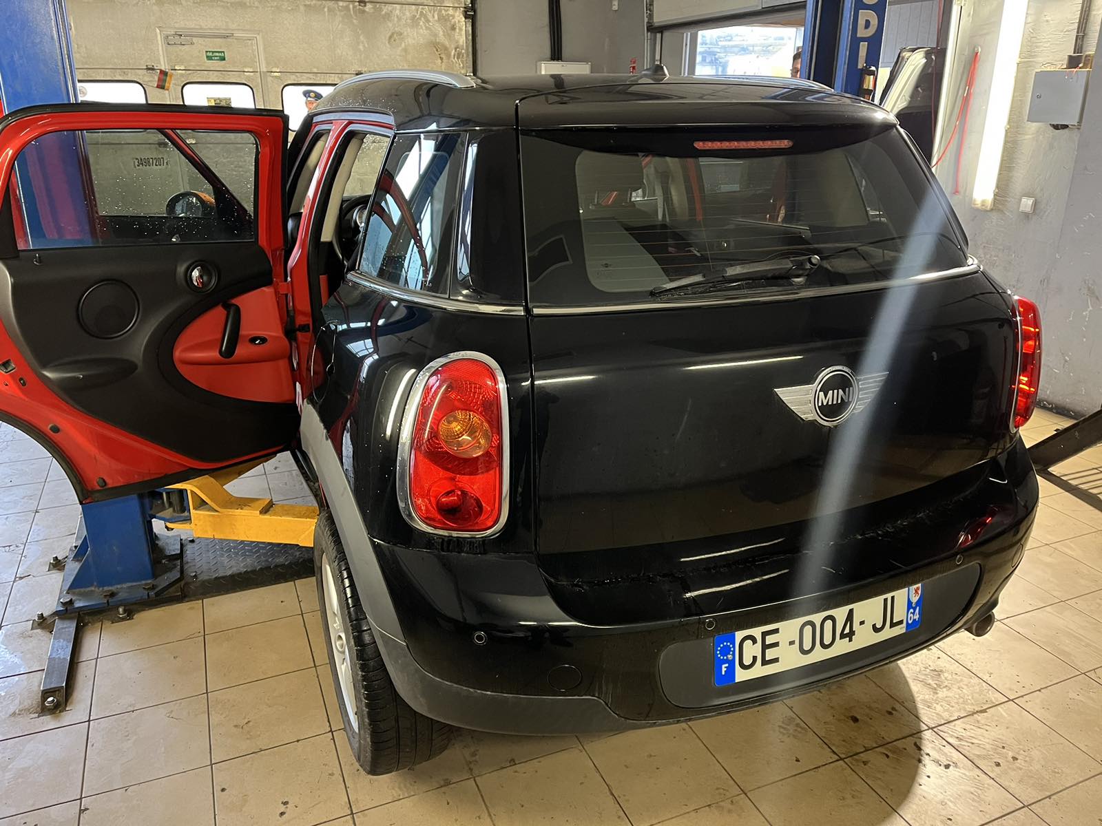 Used Mini Countryman Engine cover lock 2753419