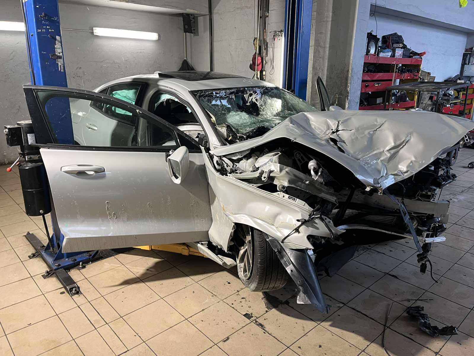 Naudotas VOLVO S60 Priekinų durų sandarinimo guma 32274404