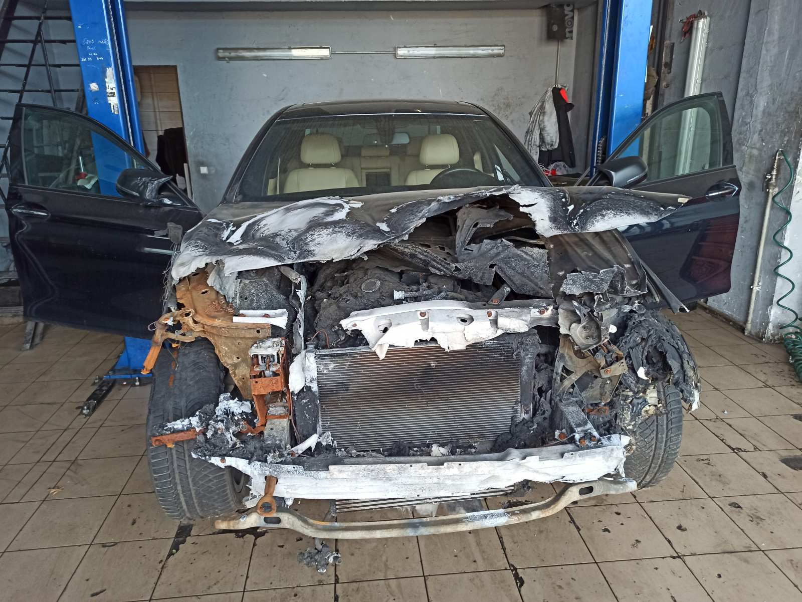 Used BMW 5 SERIES Rear side door opening handle outer and its details