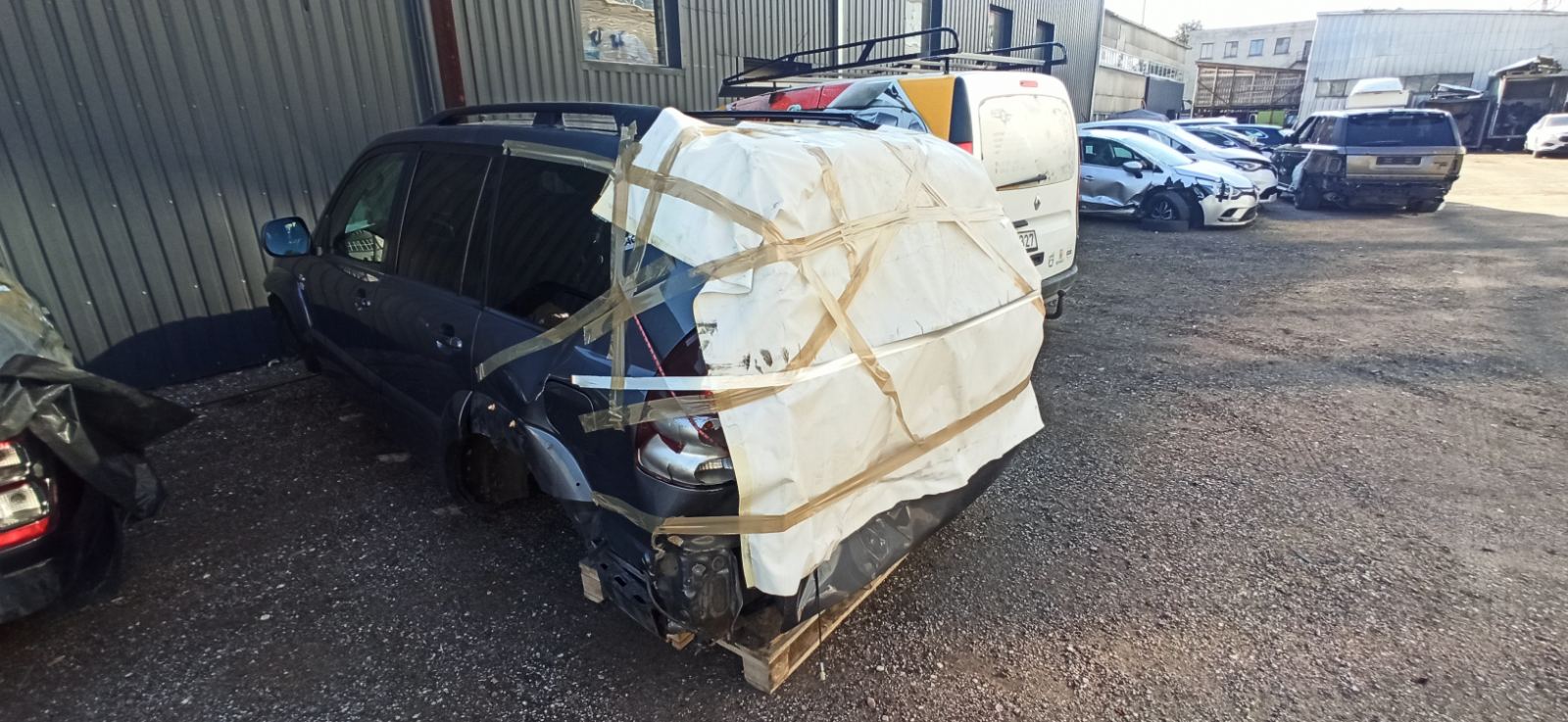 Used TOYOTA Land Cruiser Front bumper bracket 5211560070