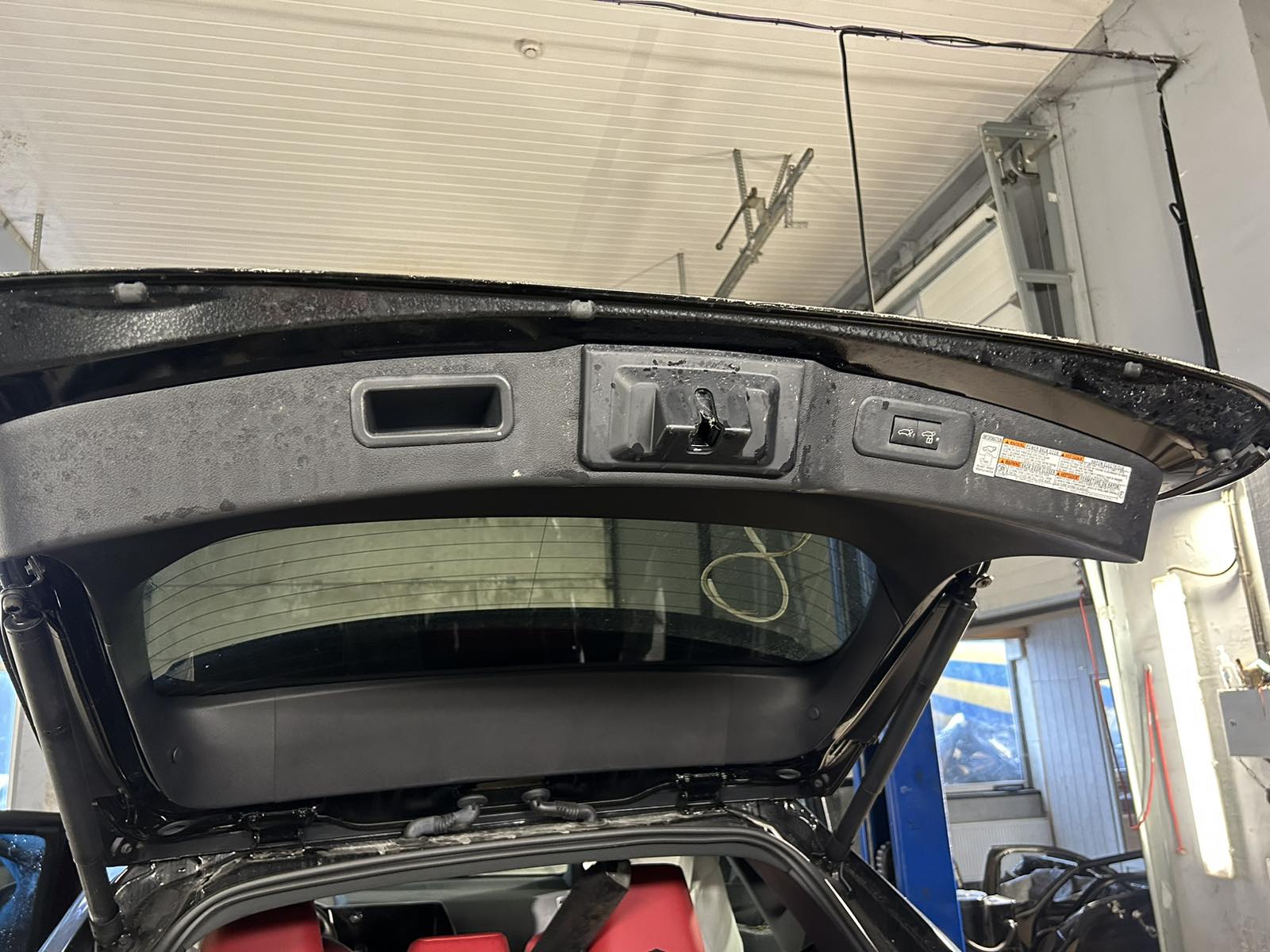 Used LEXUS NX Tape the rear wing 7560578900