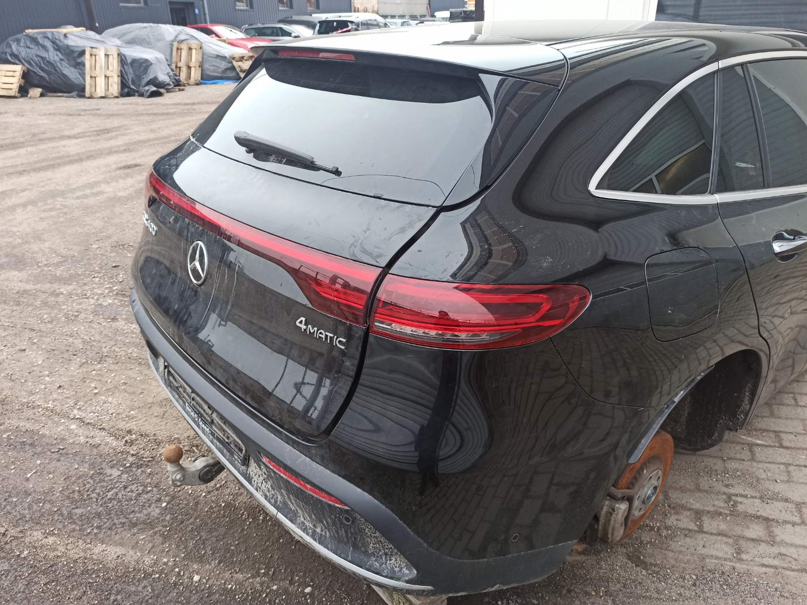 Used Mercedes Benz EQC Fuse blocks A2135403539