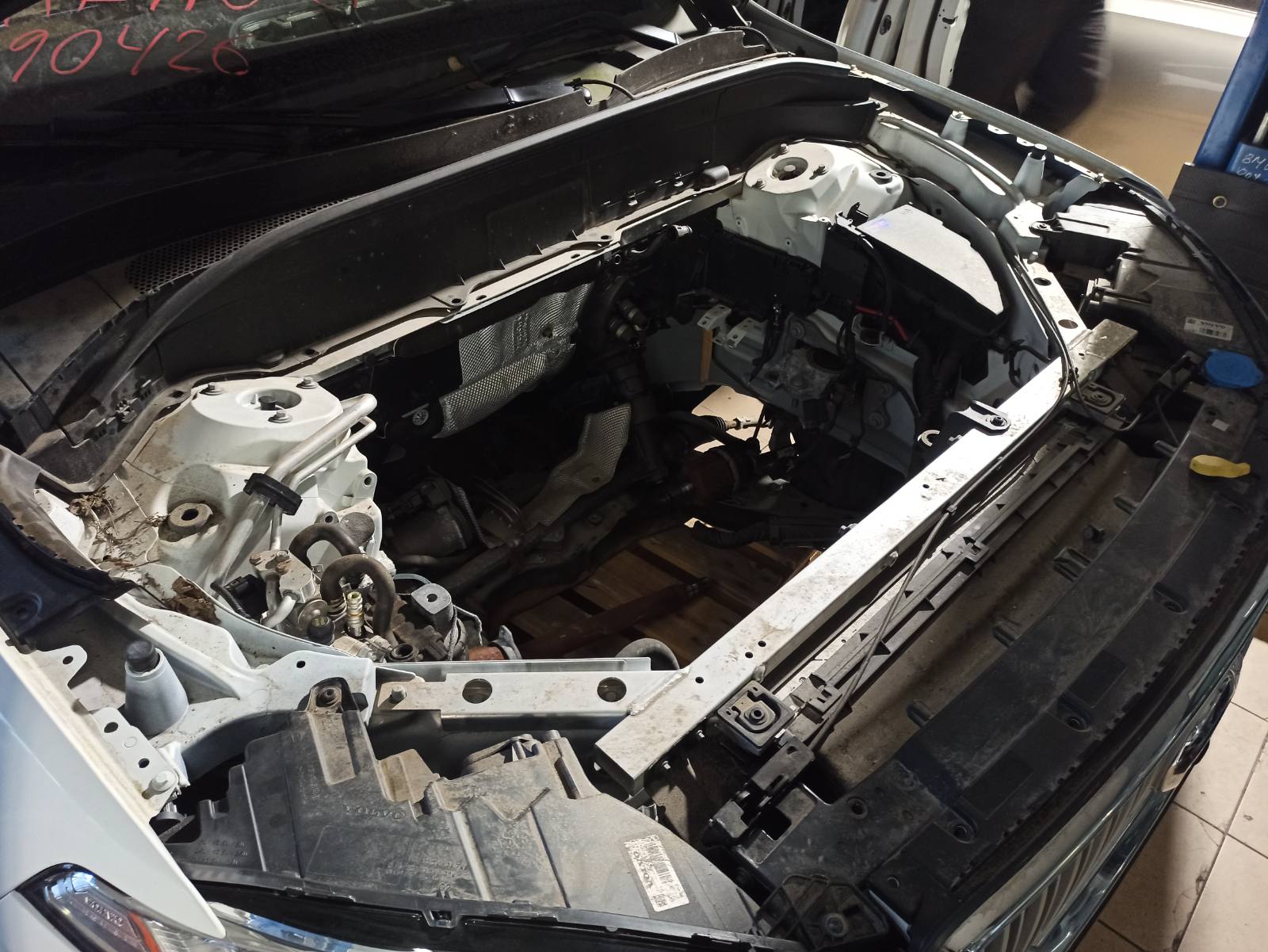 Utilisé VOLVO XC90 Poignée Ouverture Du Capot Moteur 31651260