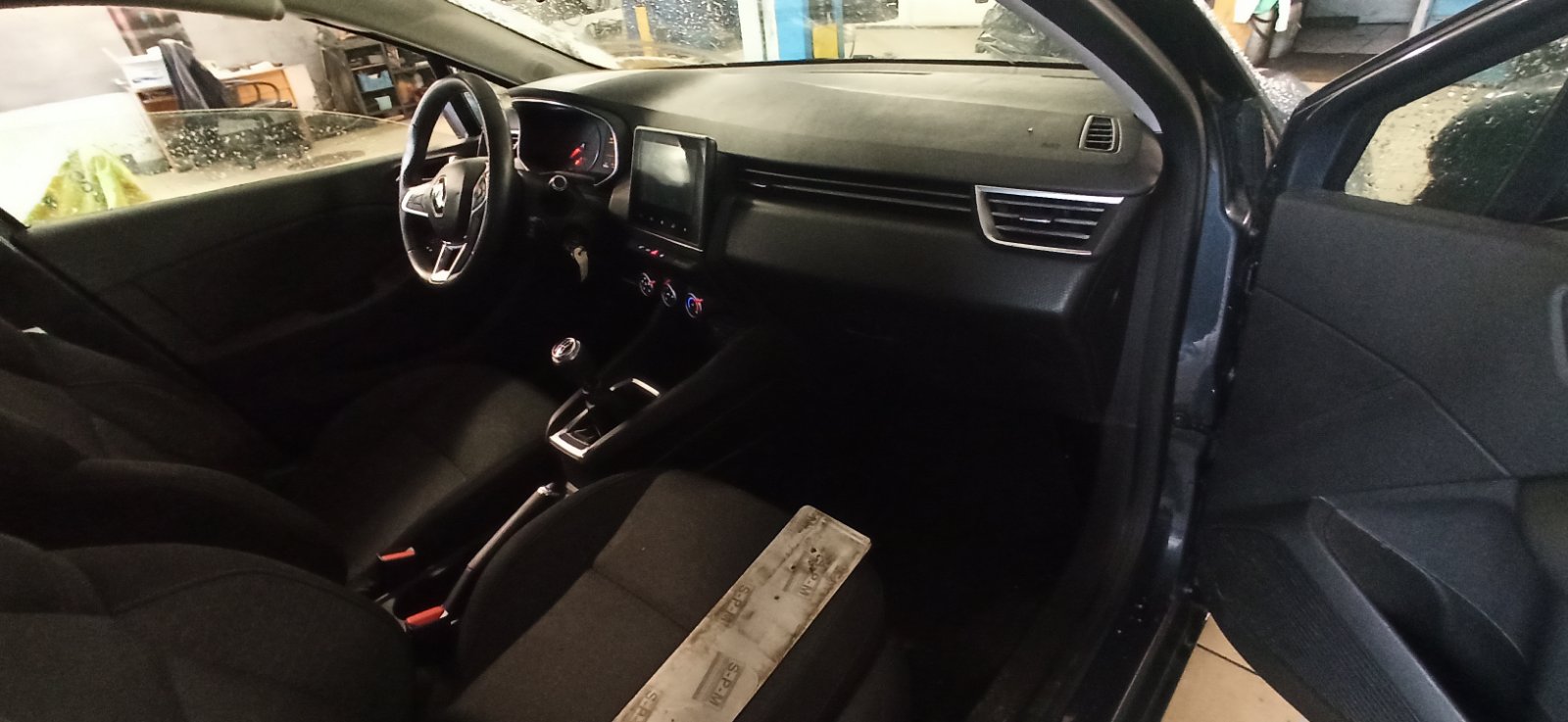 Used RENAULT Clio Front outrigger 641006934R