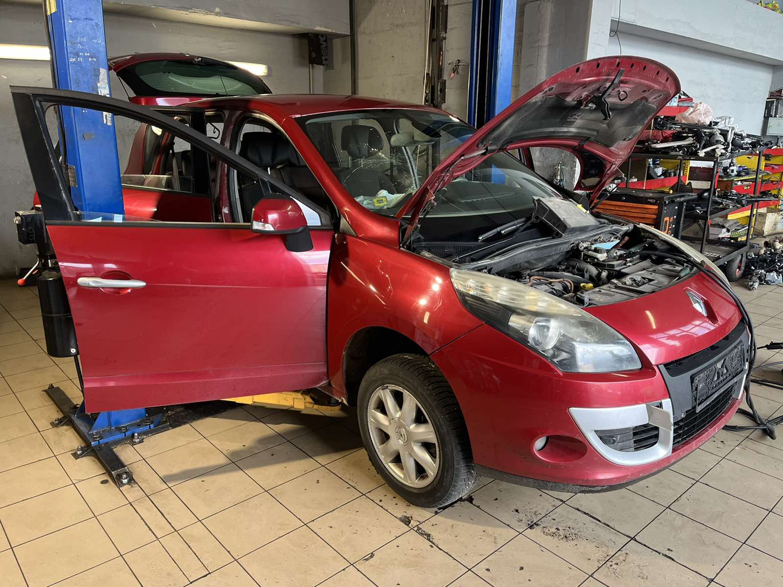 Used RENAULT Scenic Clutch cylinder master 306100017R