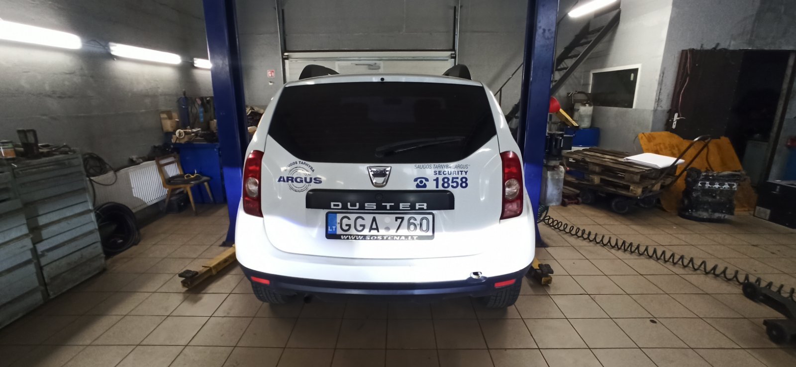 Used Dacia Duster Rear axle and its details 555016666R