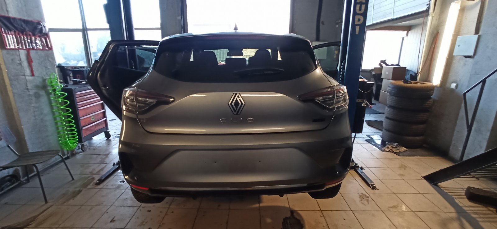 Used RENAULT Clio Front underbody protection 622565797R