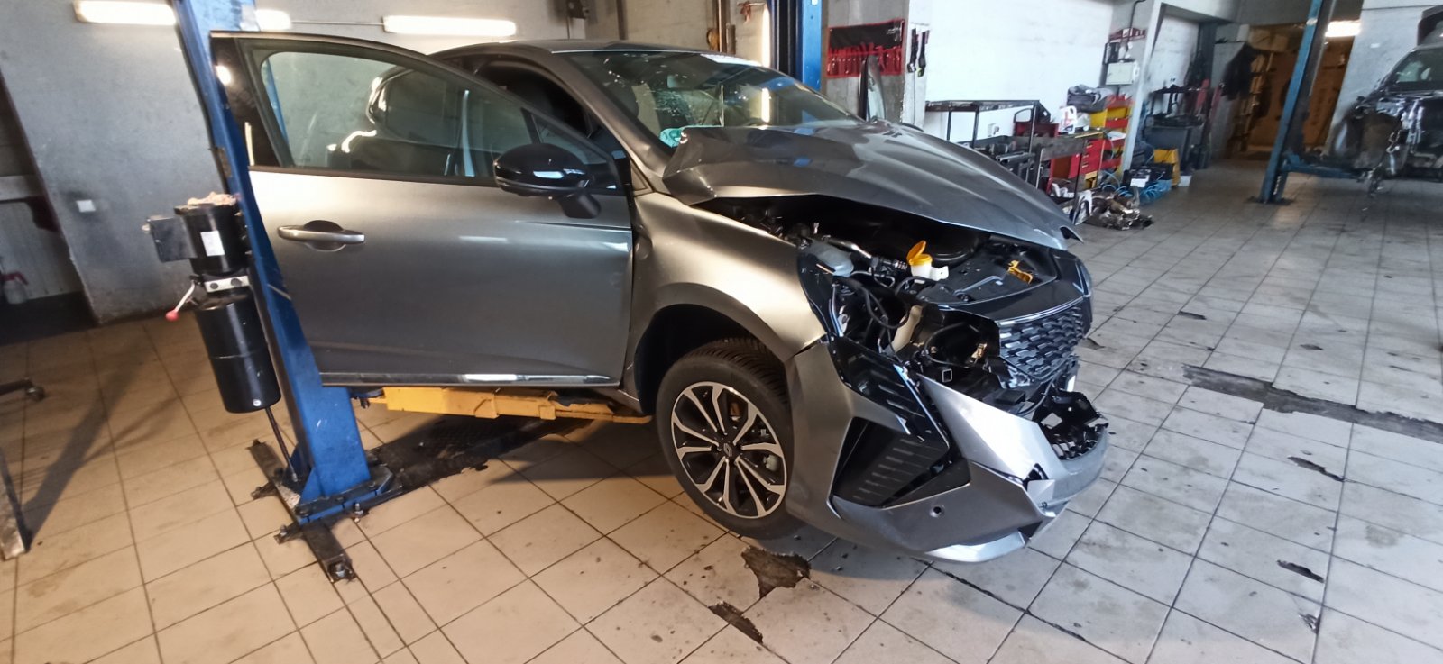Used RENAULT Clio Front underbody protection 622565797R