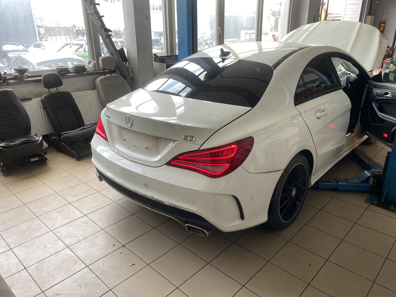 Used Mercedes Benz CLA-Class Engine holder A2462401109