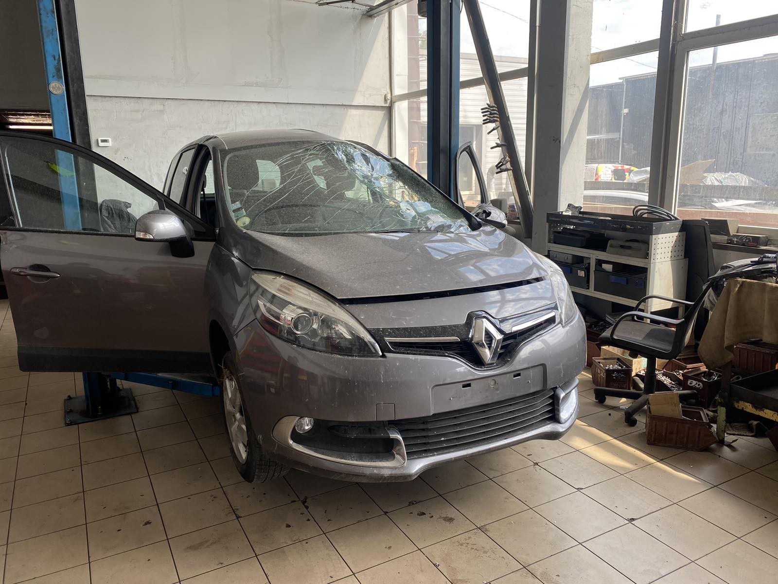 Used RENAULT Scenic Rim cover 403151379R