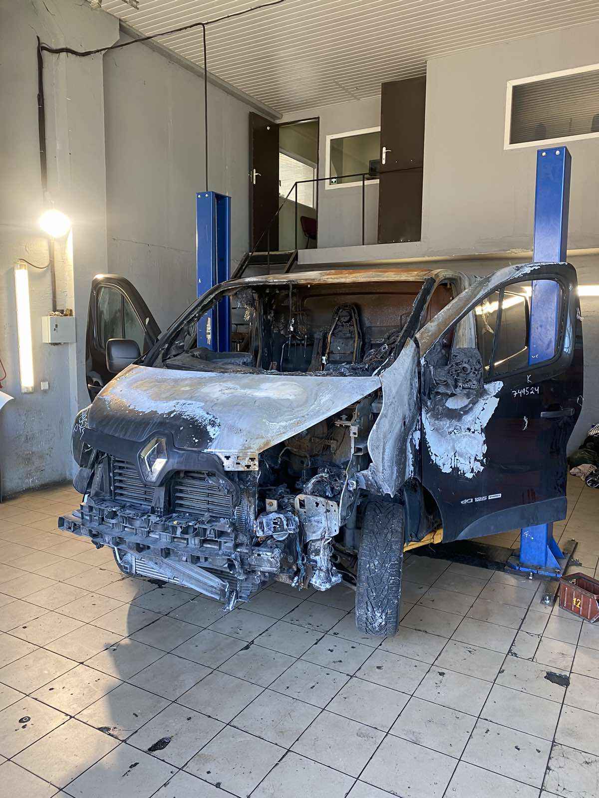 Used RENAULT Trafic EGR valve cooler 147357086R