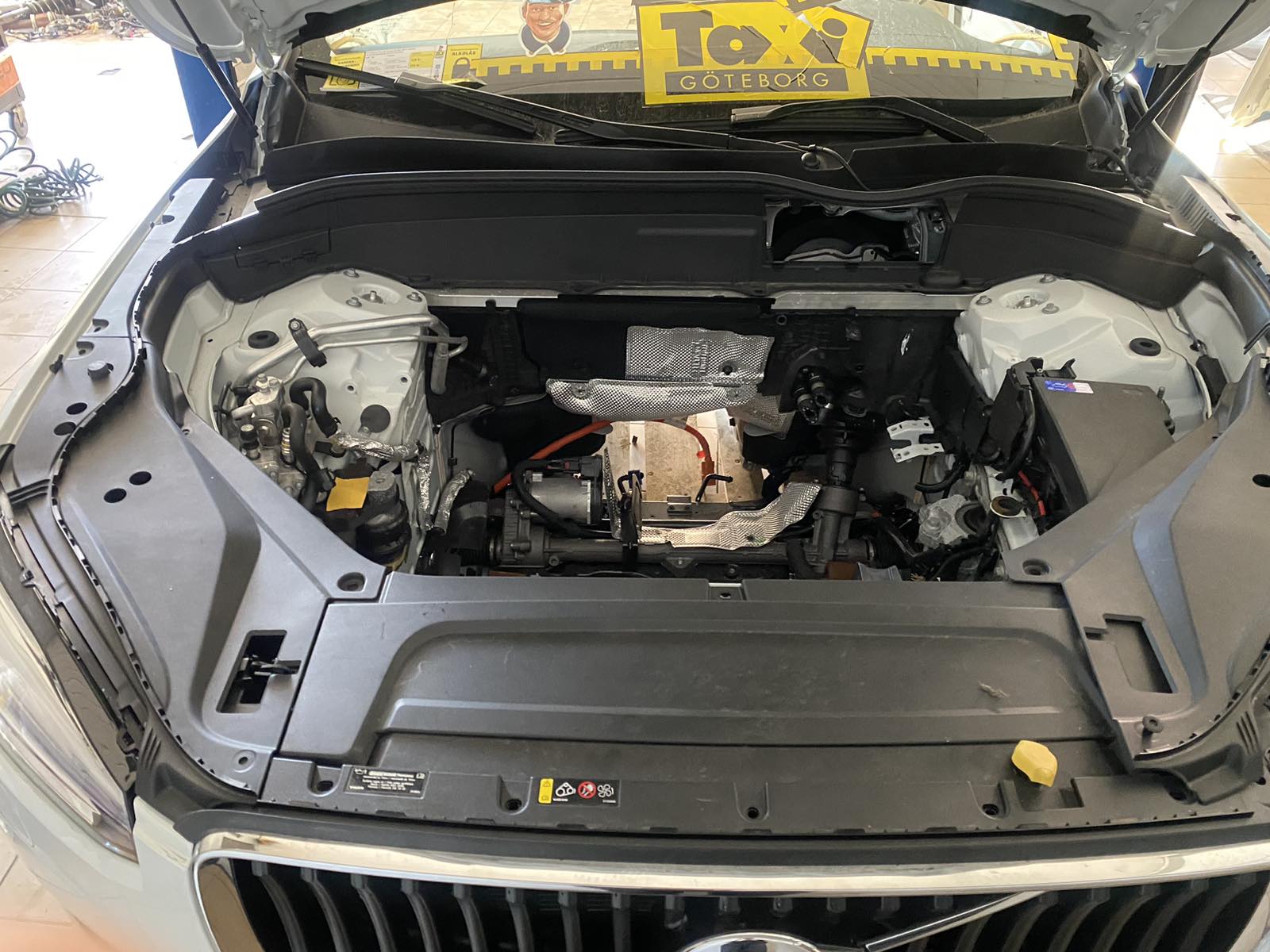 Used VOLVO XC90 Front bumper 31690641