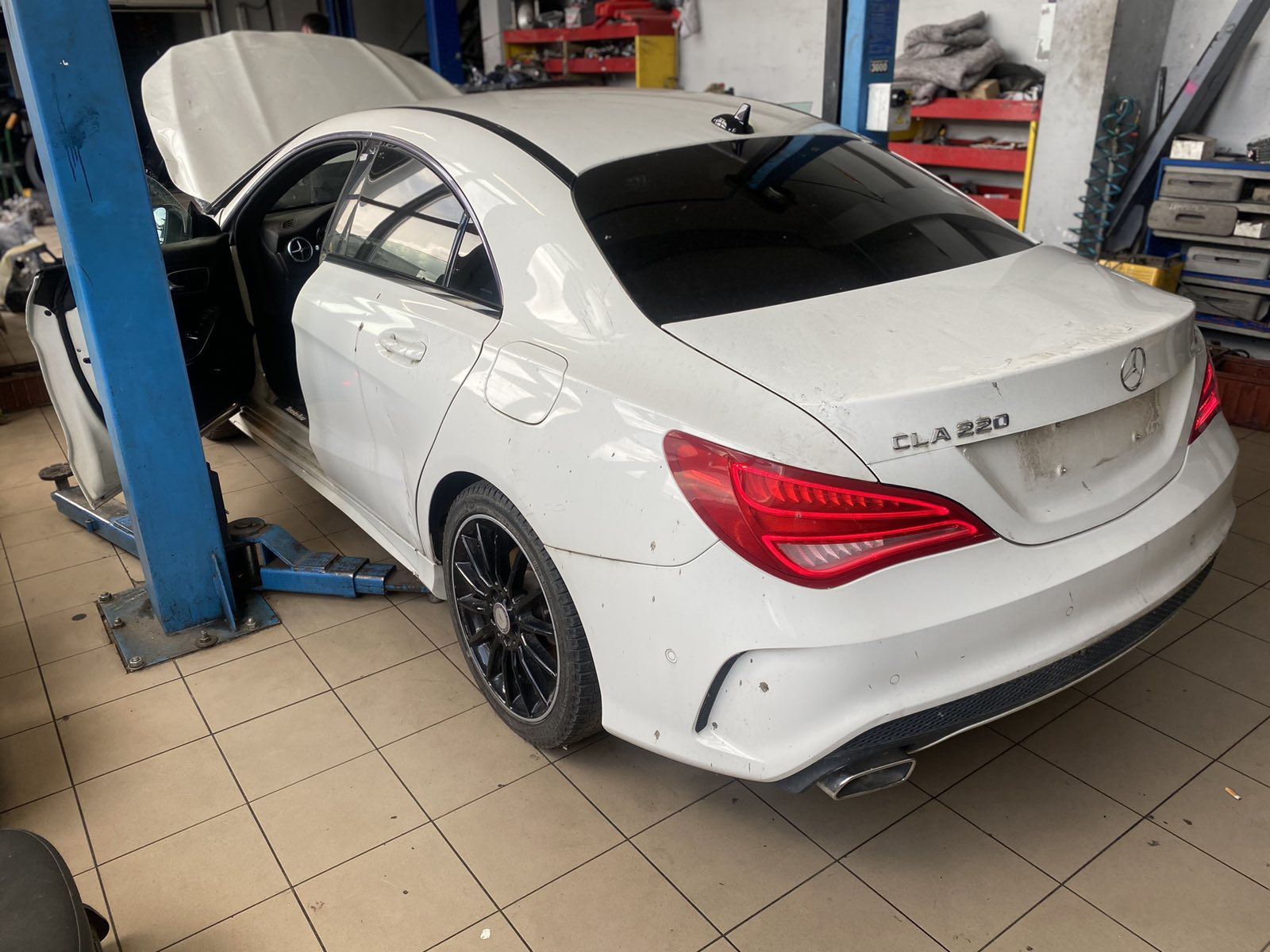 Utilisé Mercedes Benz CLA-Class capteur de pluie de voiture A2469012504