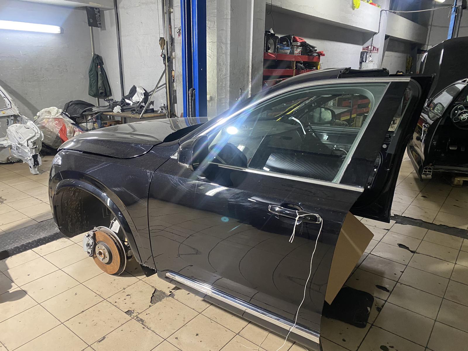 Used VOLVO XC90 Front door sealing rubber 32229218