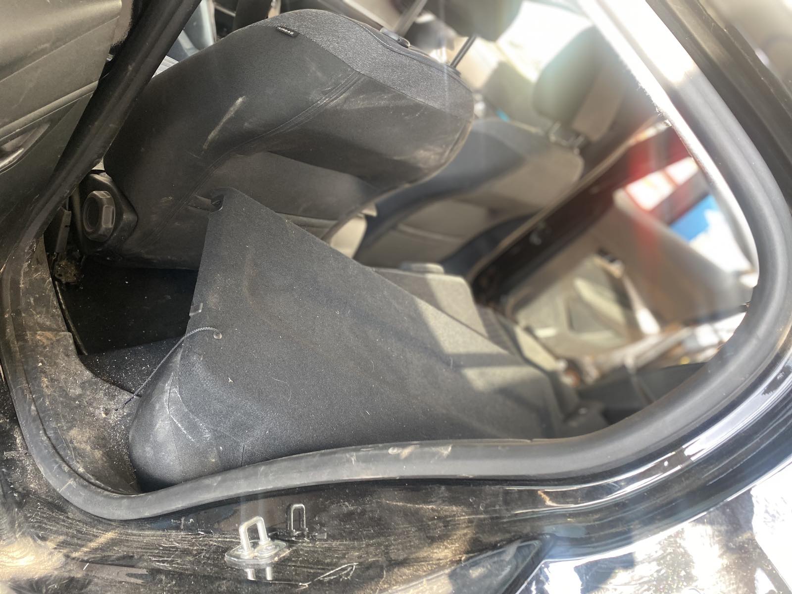 Used Peugeot 208 Steering column 1663576880