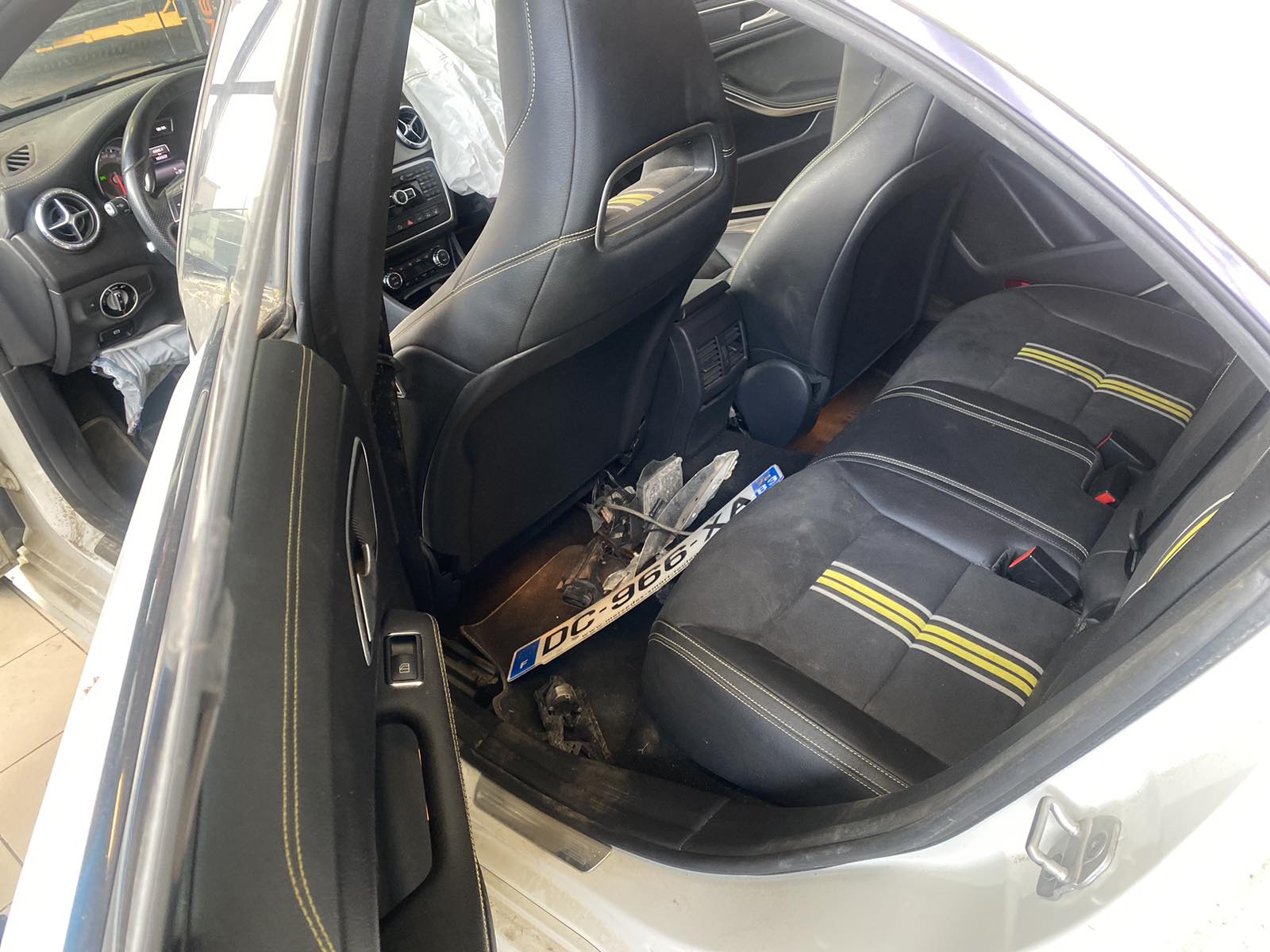Utilisé Mercedes Benz CLA-Class capteur de pluie de voiture A2469012504