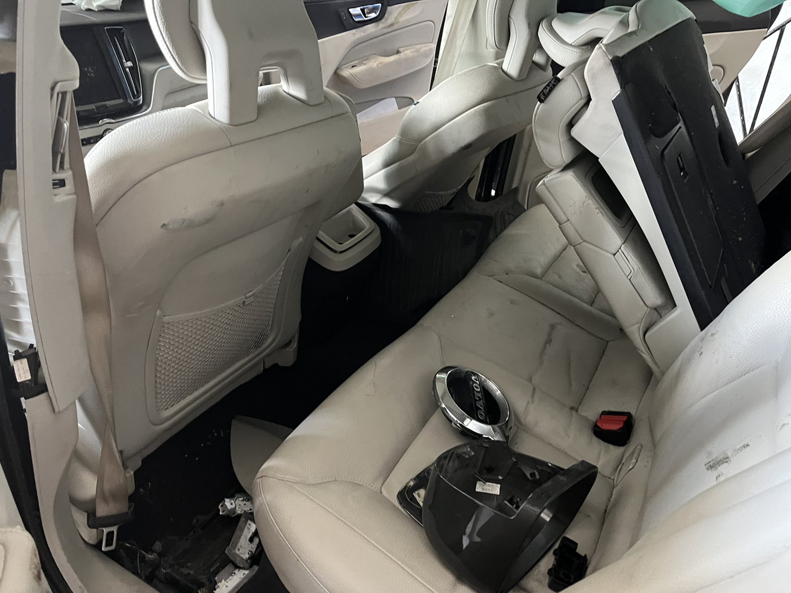 Used VOLVO XC60 Rear wing ventilation grille 31449325