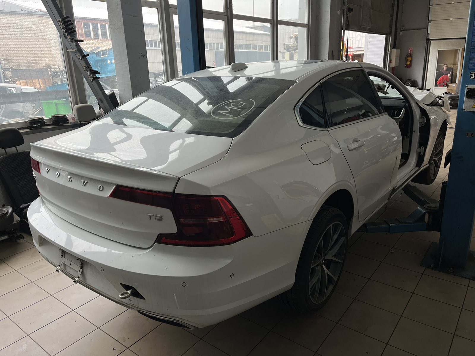 Naudotas VOLVO S90 Galinių šoninių durų juostelė prie stiklo išorinė ...