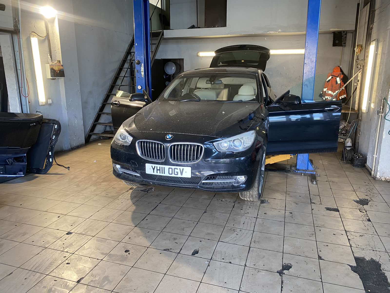 Used BMW 5 SERIES Front seat engine 913018