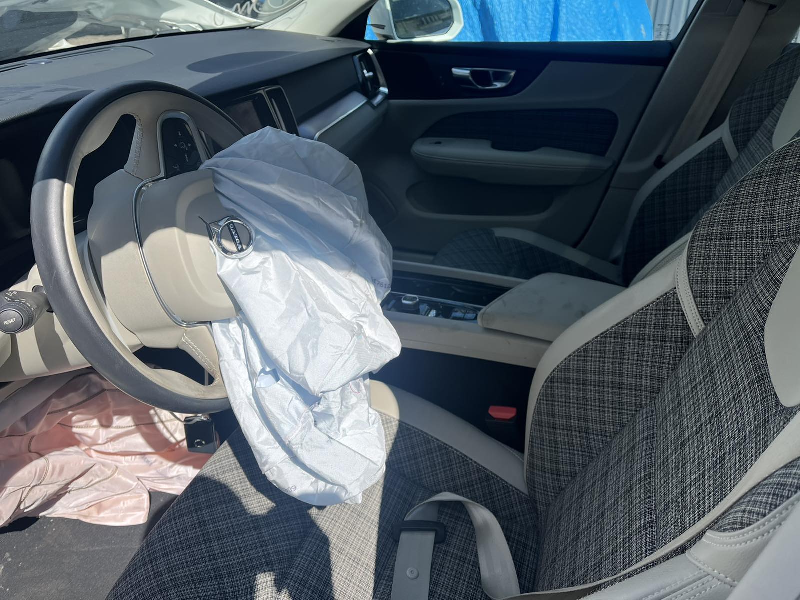 Naudotas VOLVO V60 Galinių šoninių durų atidarymo rankenėlė išorinė ir ...