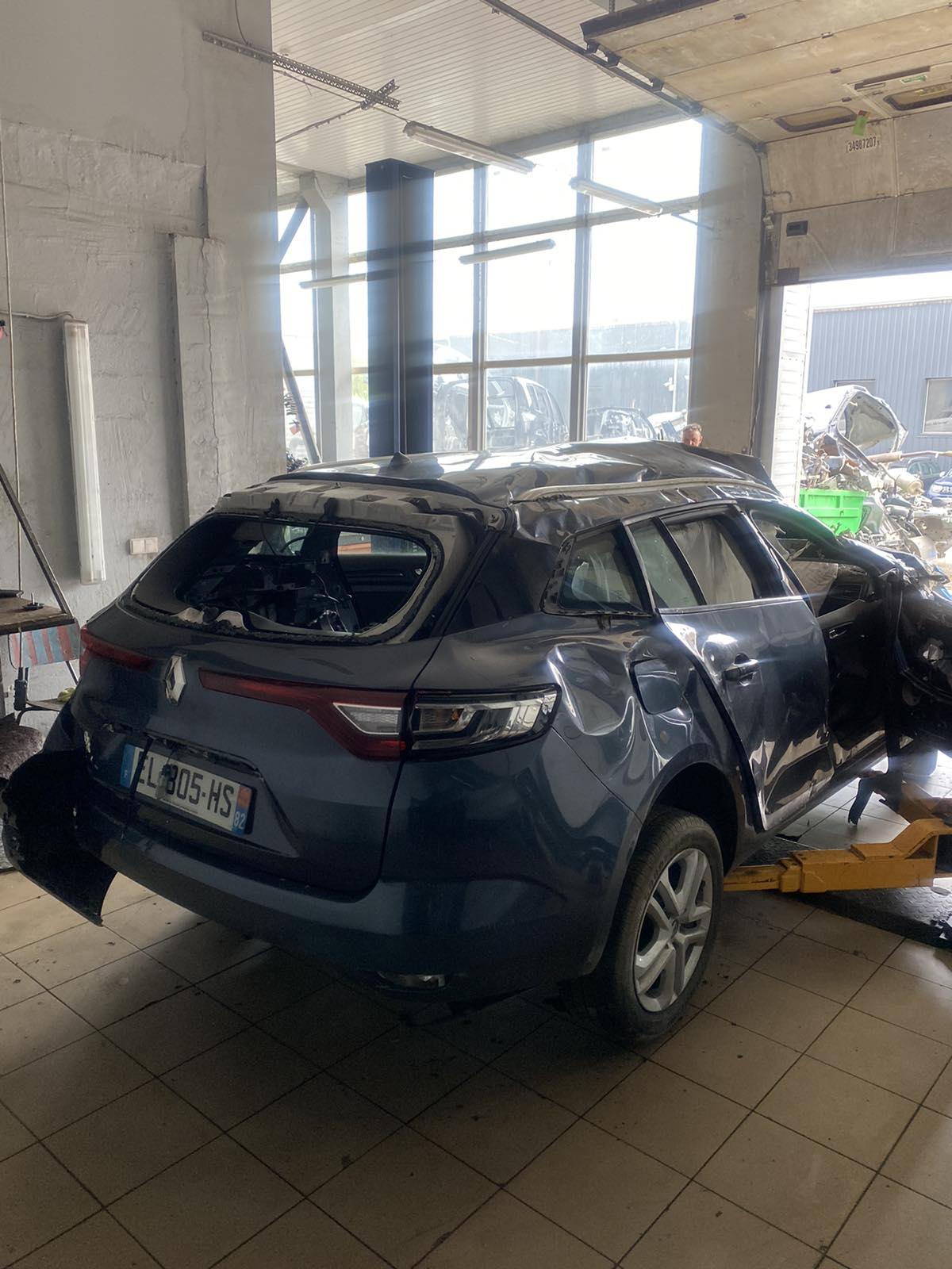 Used RENAULT Megane Rear side door window lifter 827219072R