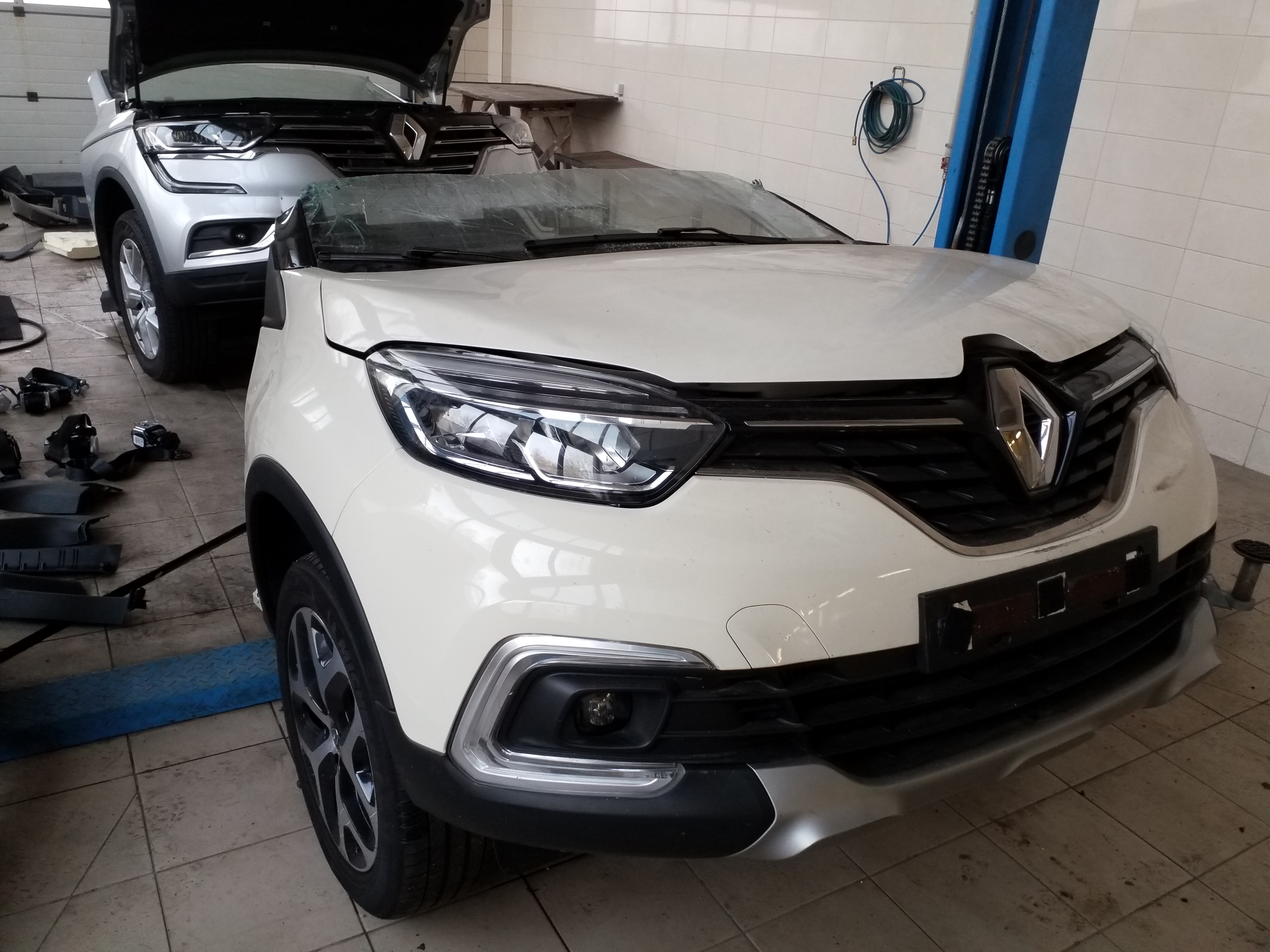 Used RENAULT Captur Front frame and its details 625003860R