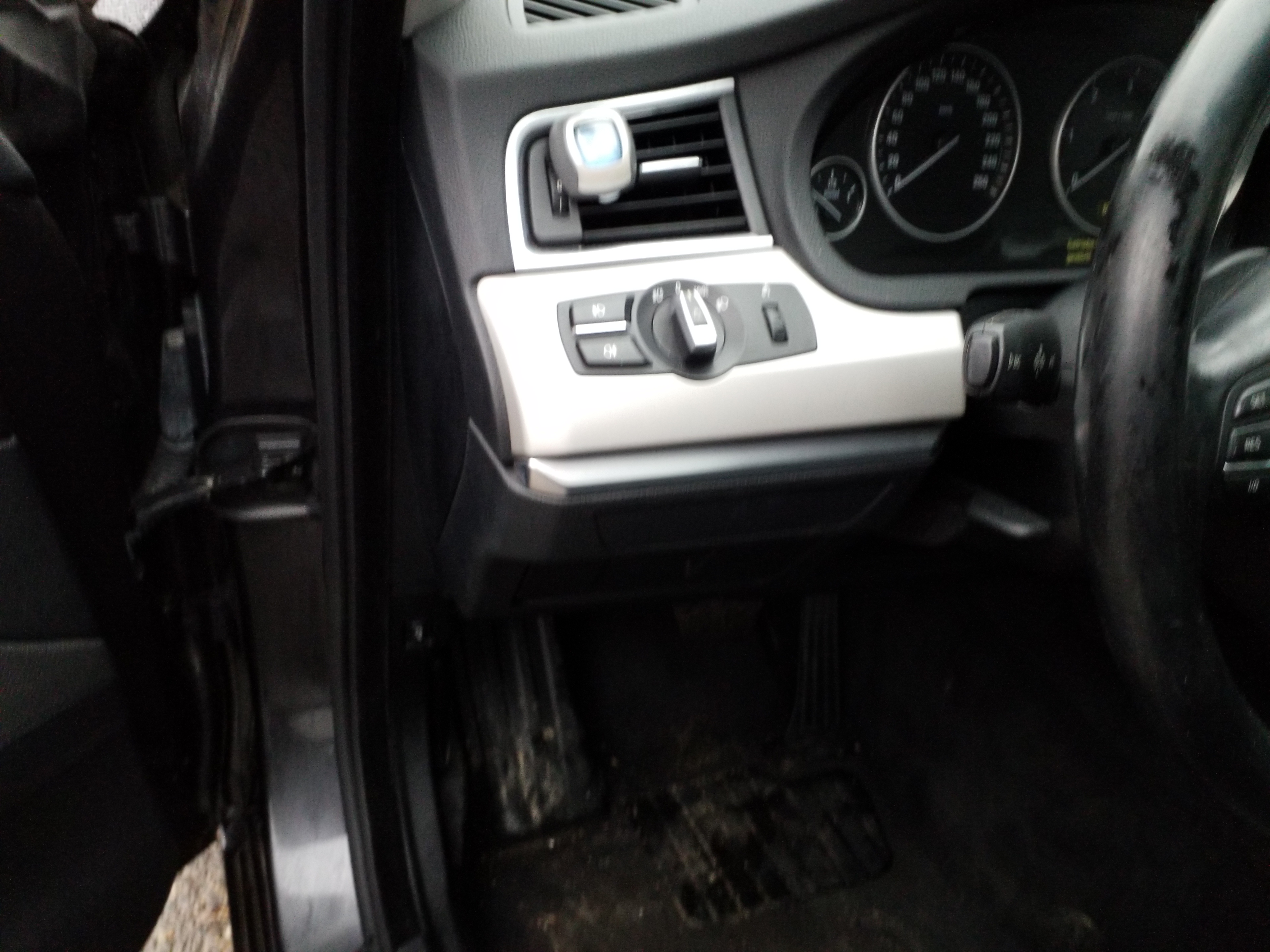 Benutzt BMW 5 SERIES Innenverkleidung der hinteren Strebe 9149117