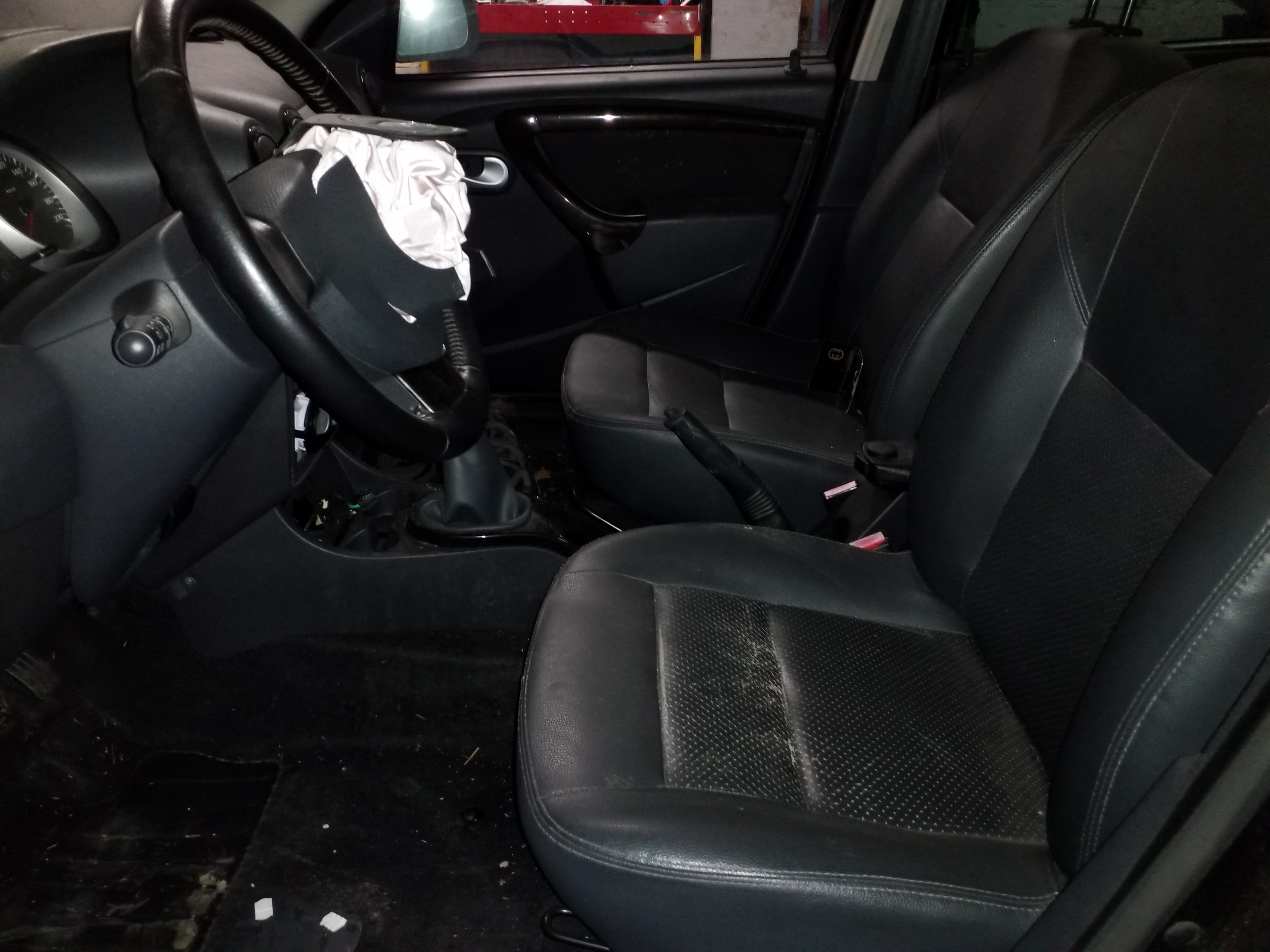 Used Dacia Duster Windshield wiper mechanism 8200619512