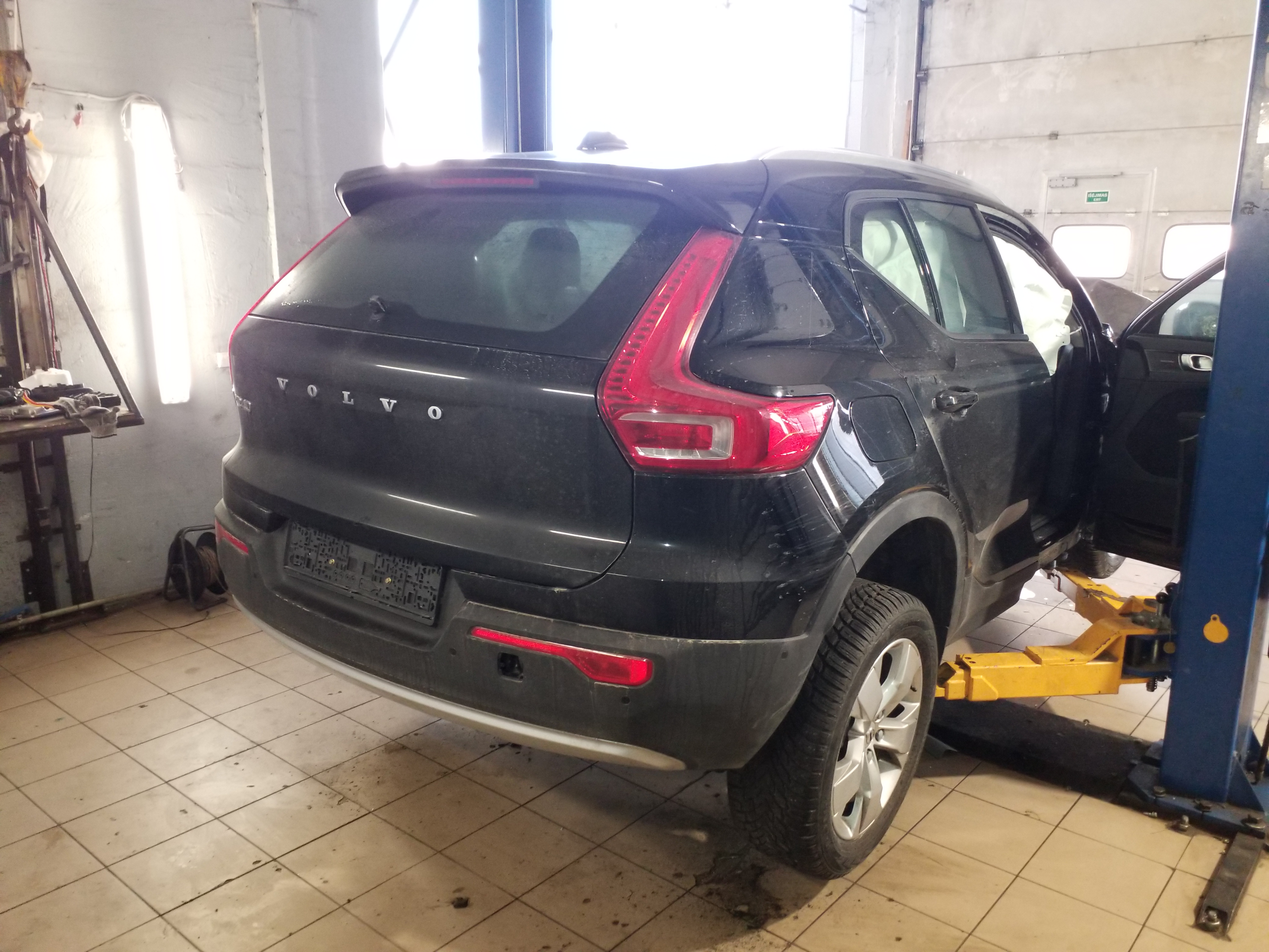 Used VOLVO XC40 Trim to the mirror triangle 32216224