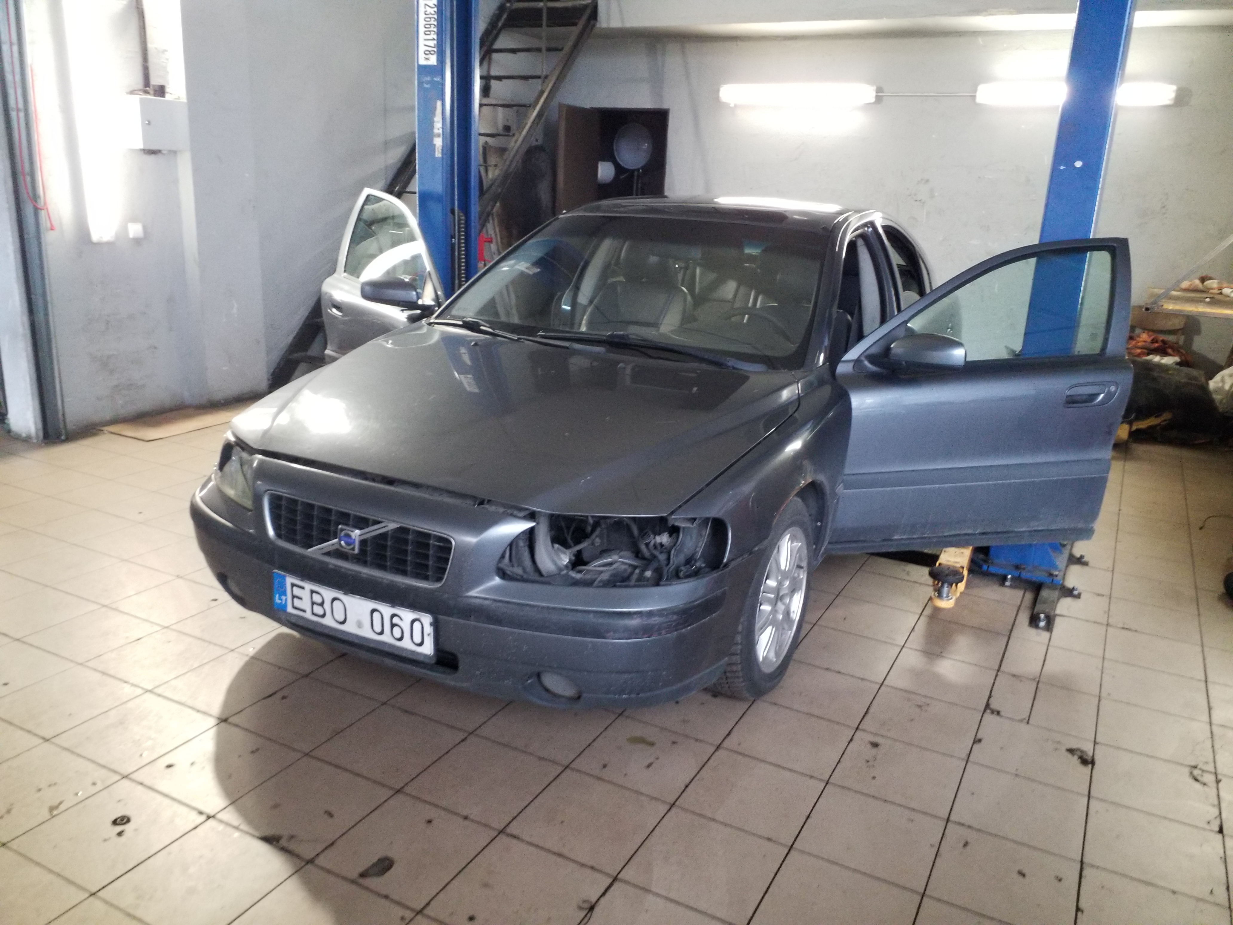 Used VOLVO S60 Rear side door window lifter 31253720
