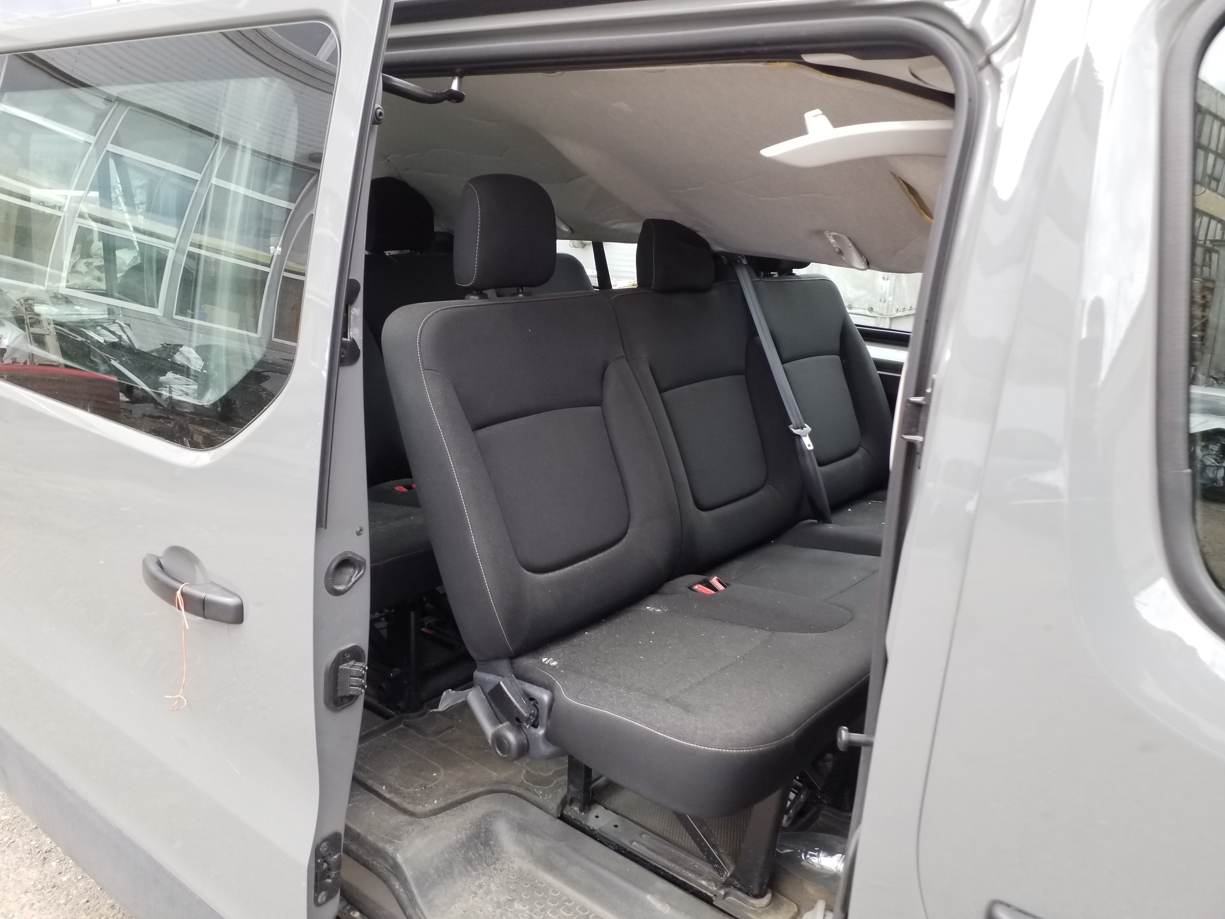Used RENAULT Trafic Interior panel ventilation grilles 687507181R