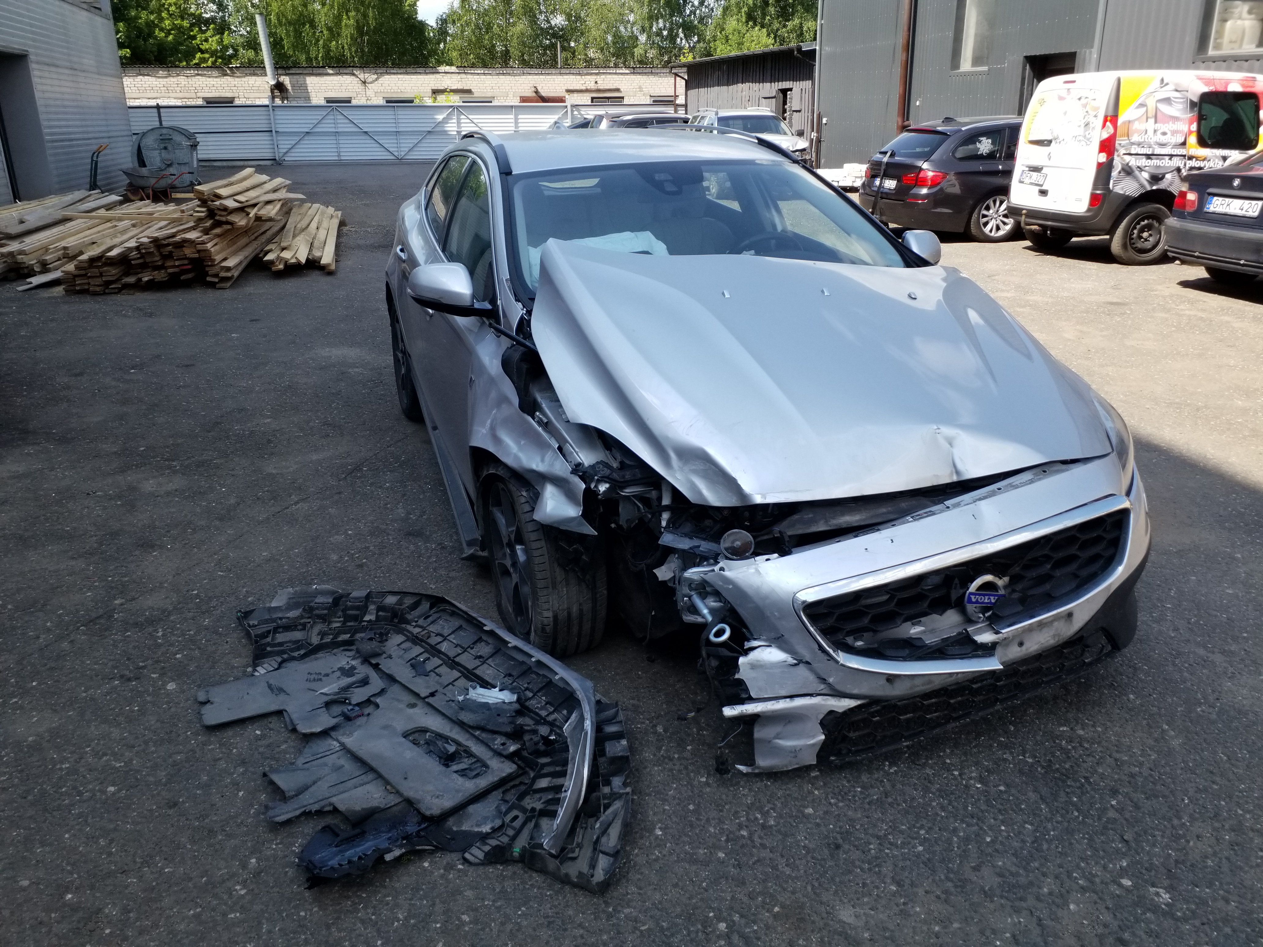 Used VOLVO V40 Control panel 31392346