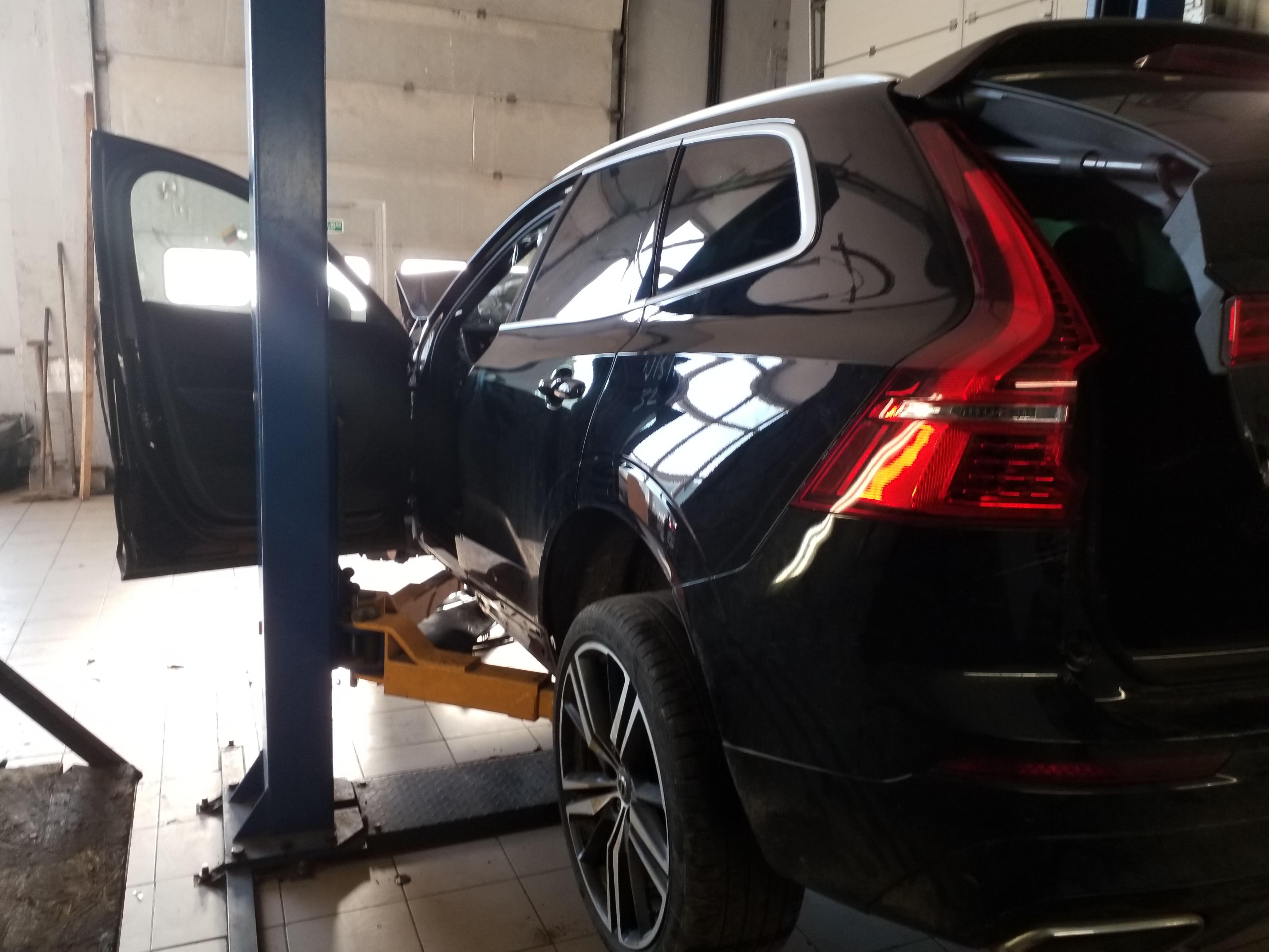 Used VOLVO XC60 Interior shoulder radiator 31694082