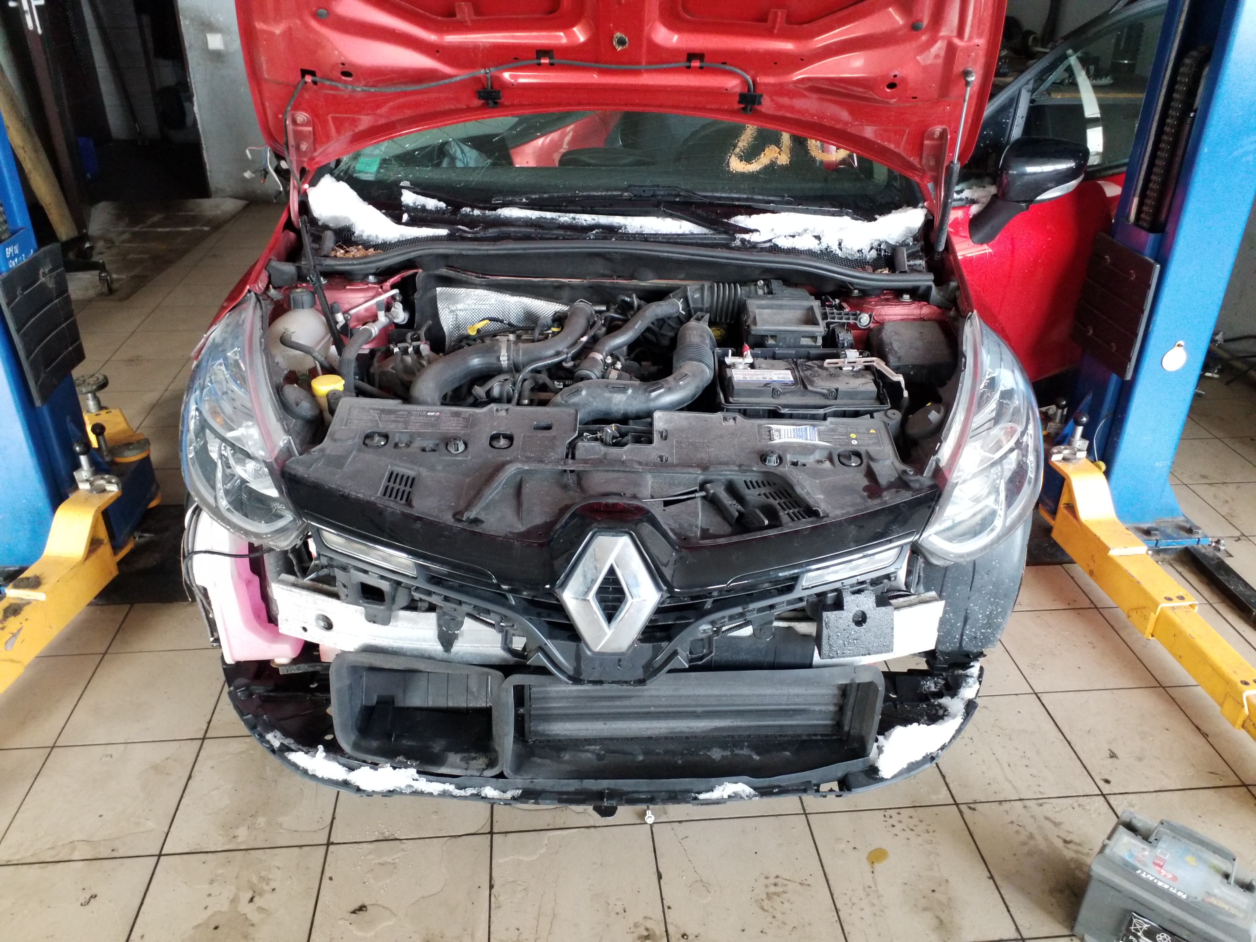 Used RENAULT Clio Valve other 223727641R
