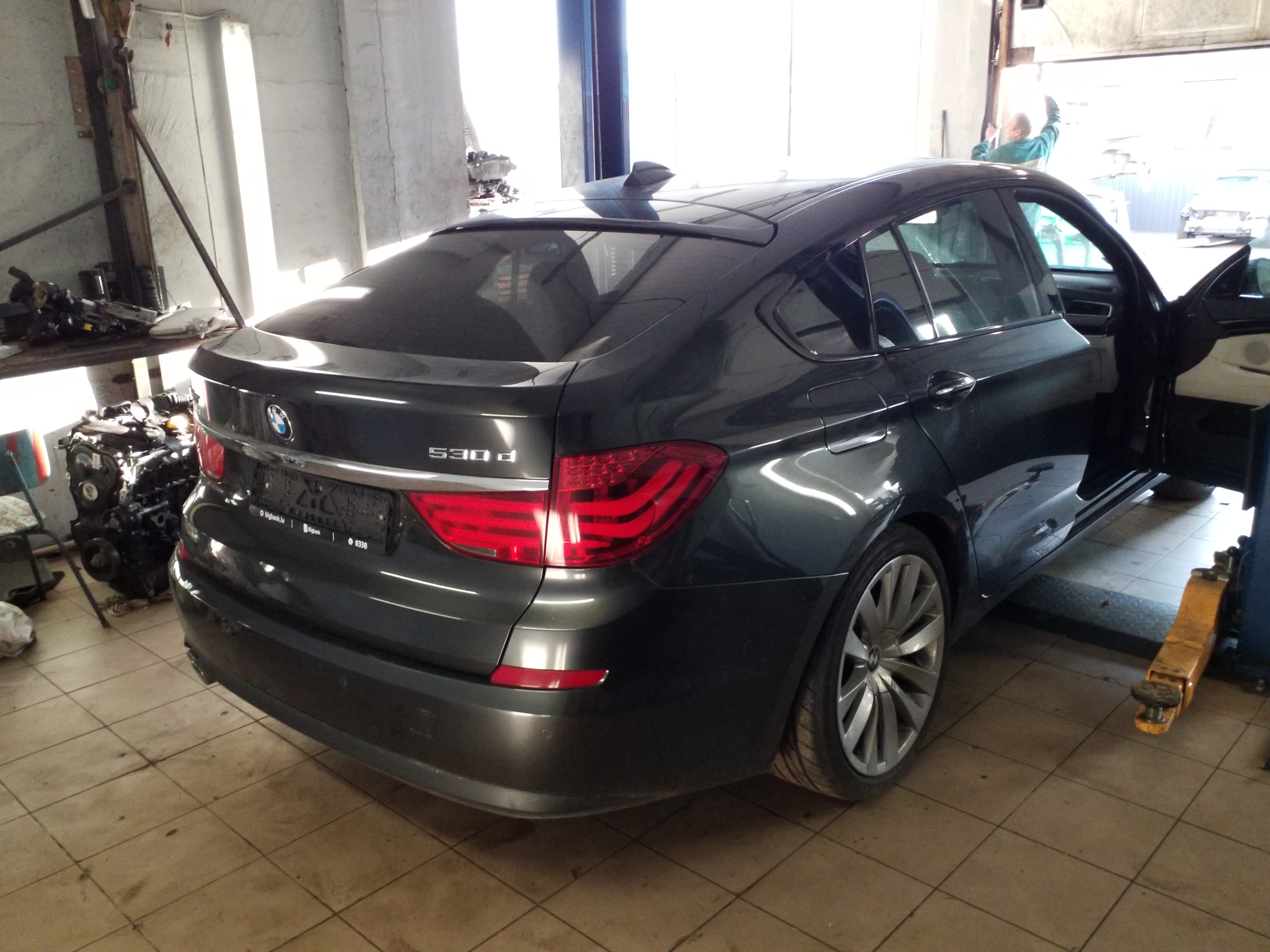 Used BMW 5 SERIES Rear axle and its details 7566075