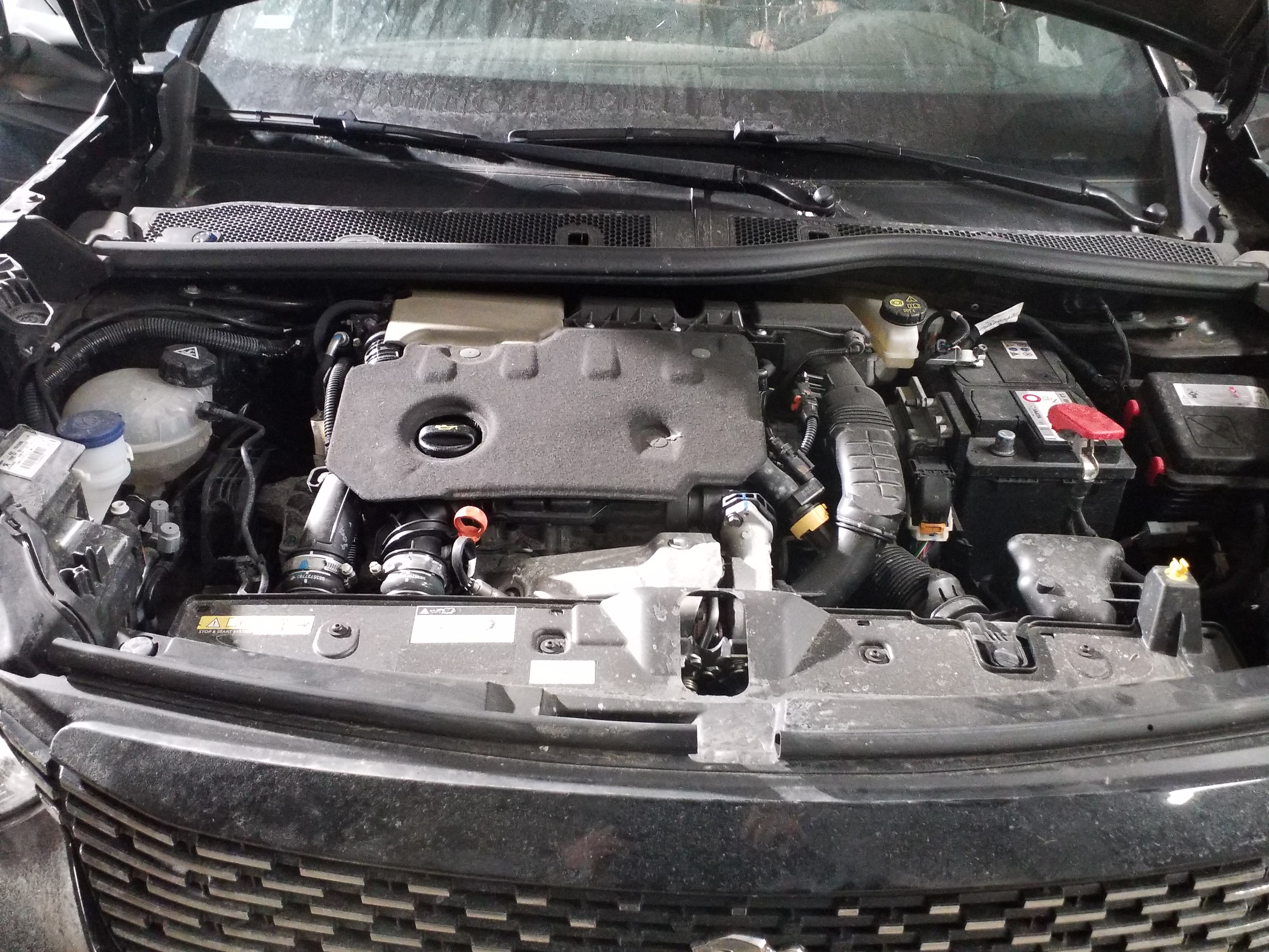 Использовал Peugeot 2008 Держатель батареи 9823533180