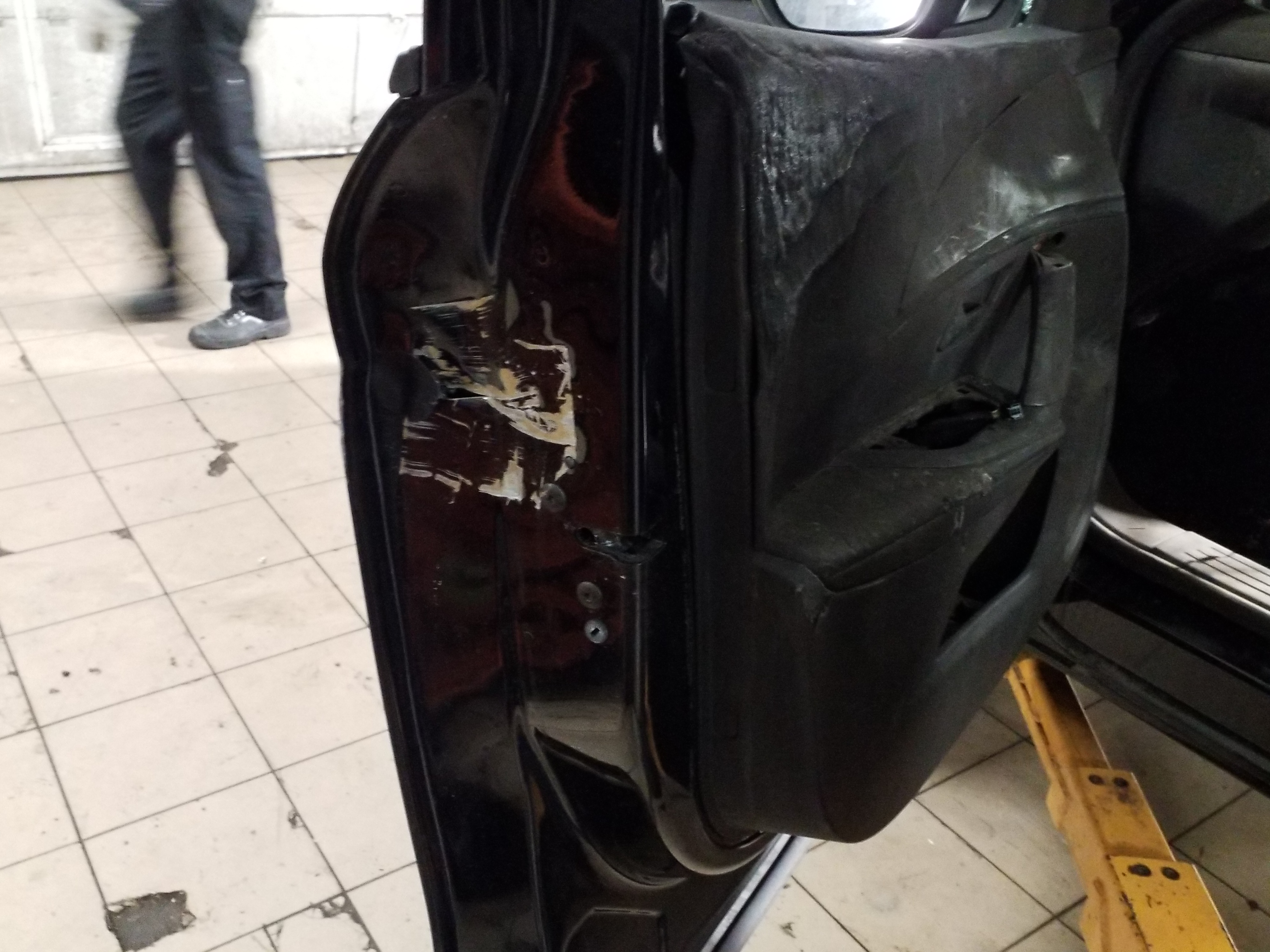 Used Peugeot 2008 Battery holder 9823533180