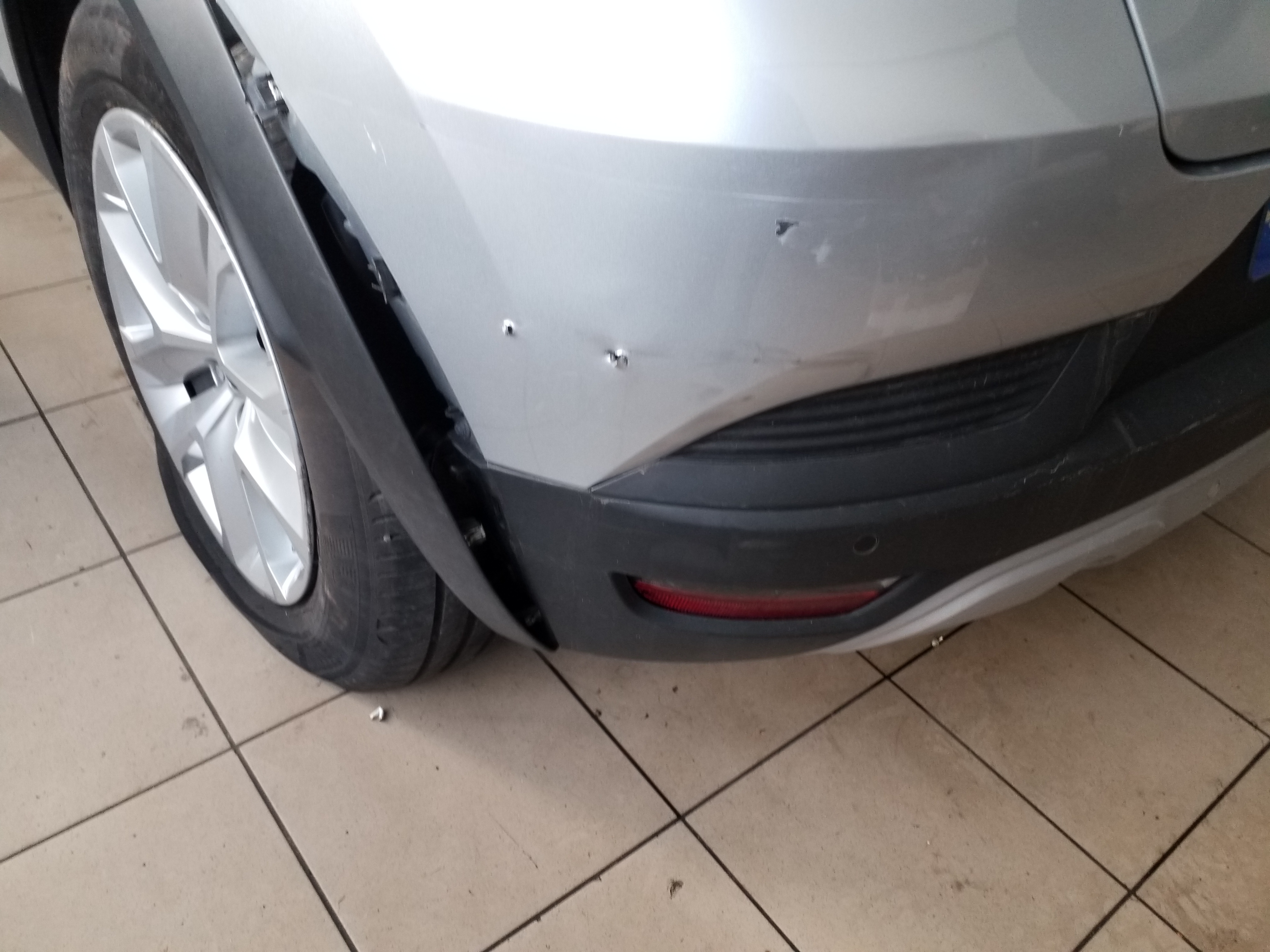 Used RENAULT Captur Shock absorber for front bumper beam 561103790R