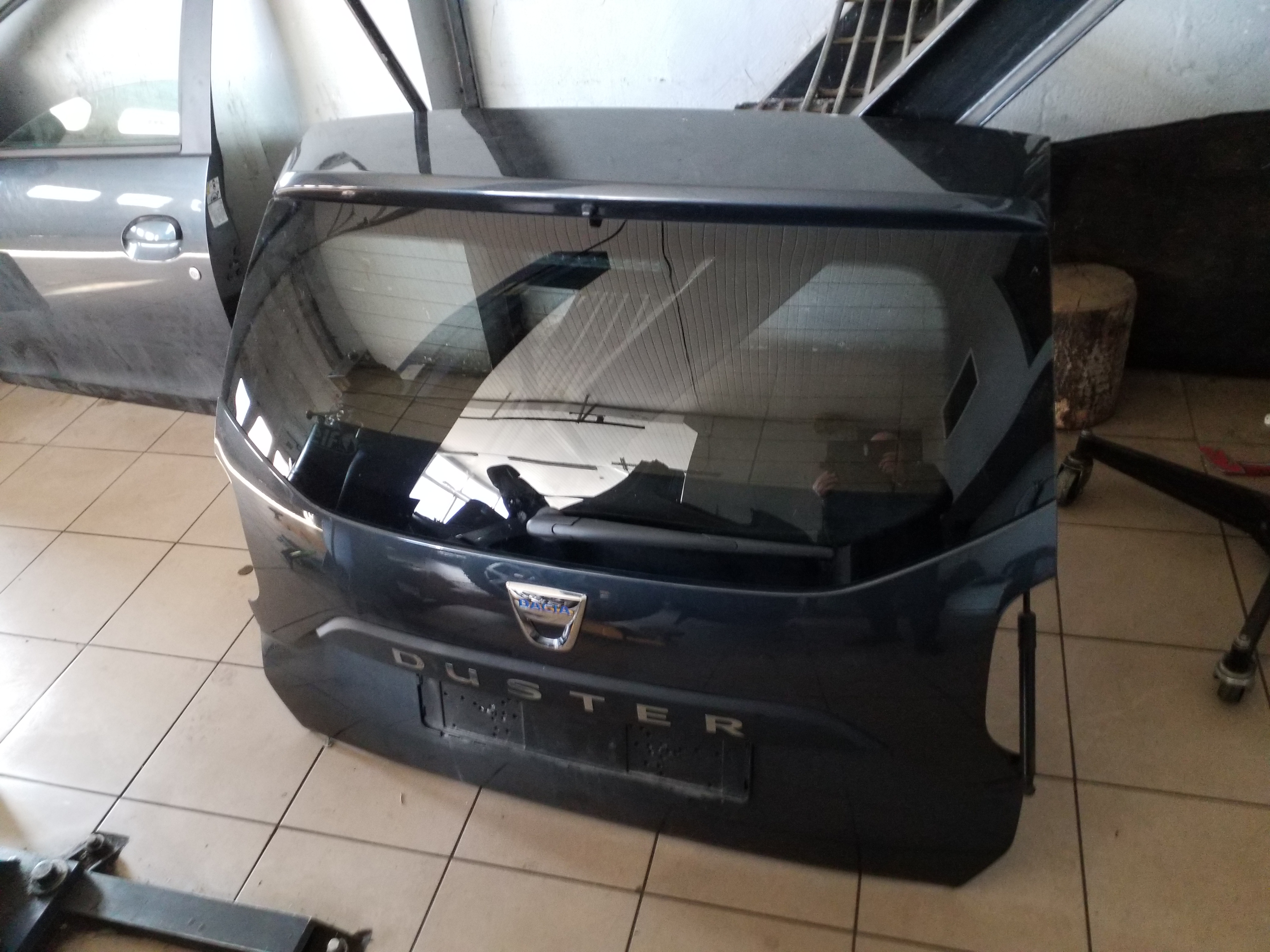 Kasutatud Dacia Duster Tagumine kaitseraua klamber 850445579R