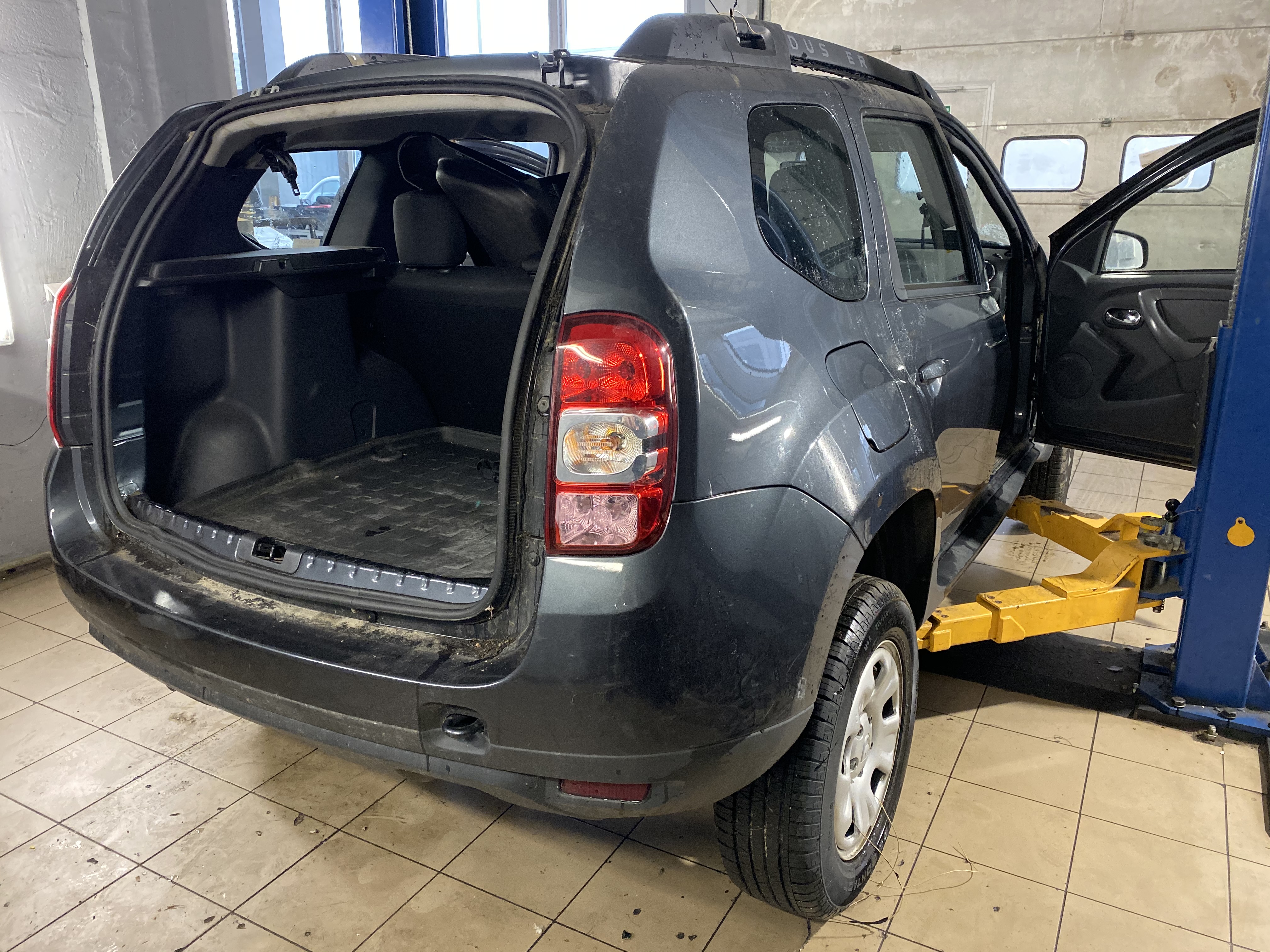 Used Dacia Duster Half axle front and its details 391015061R
