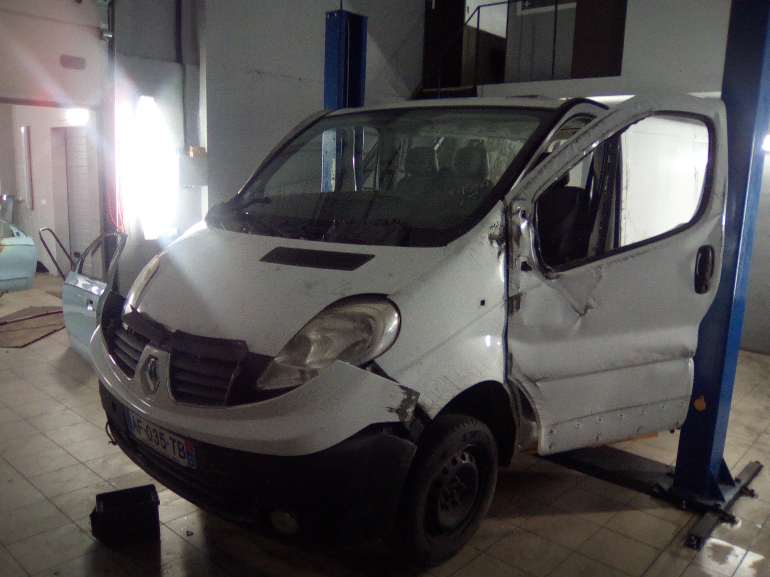 Used RENAULT Trafic Oil filler pipe 8200673395