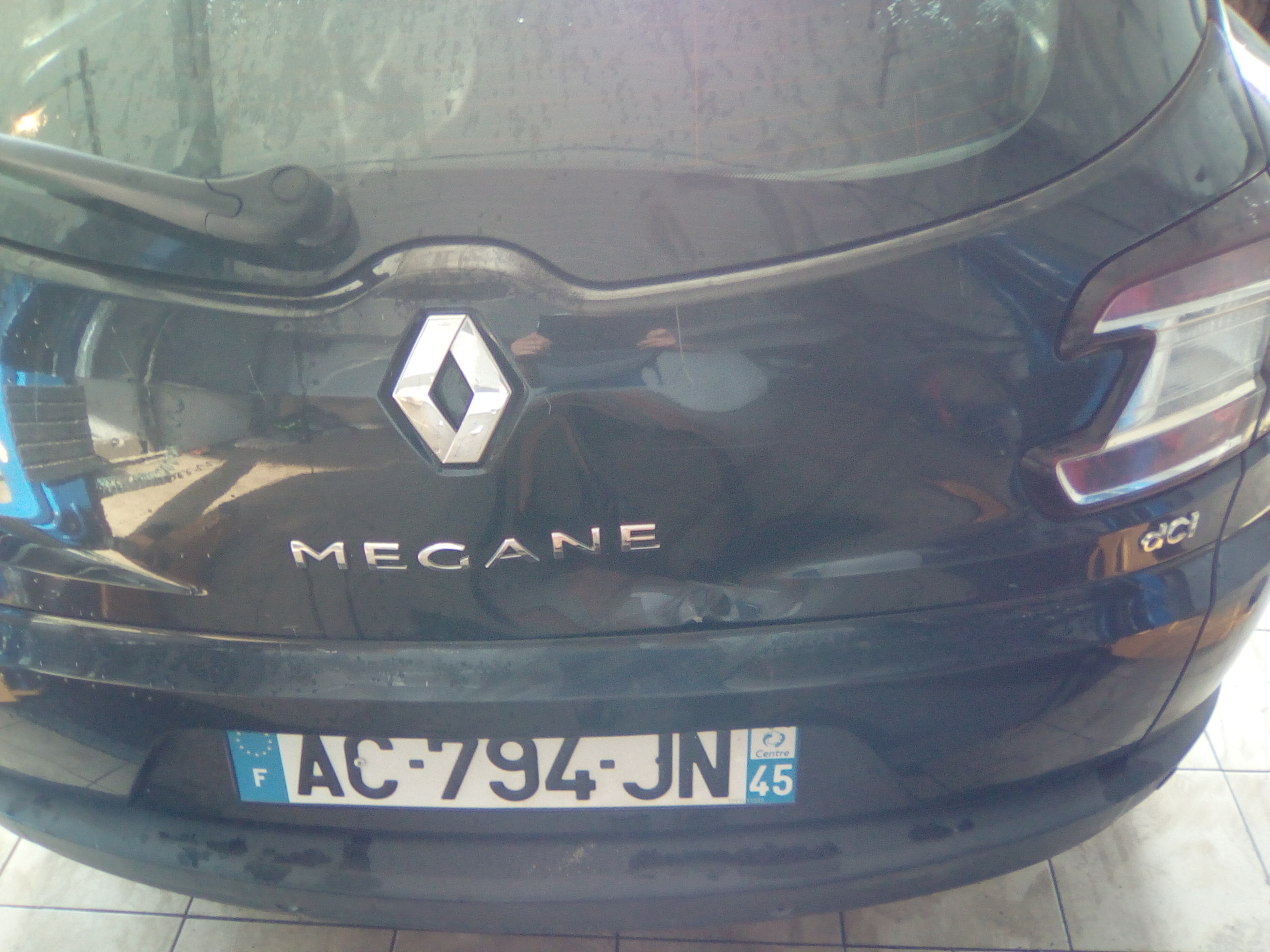 Used RENAULT Megane Air filter housing 8200947663