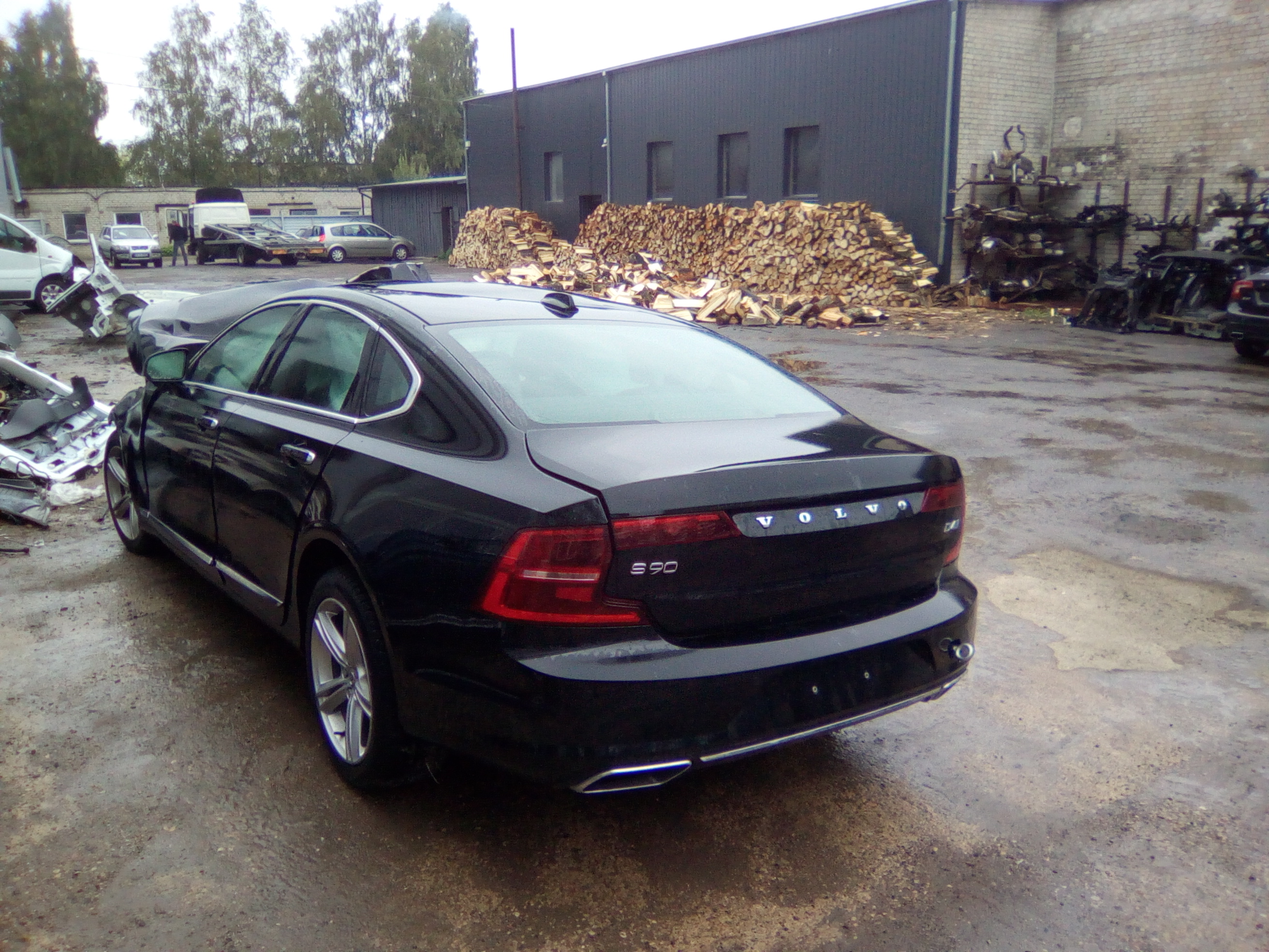 Naudotas VOLVO S90 Galinių šoninių durų juostelė prie stiklo išorinė ...