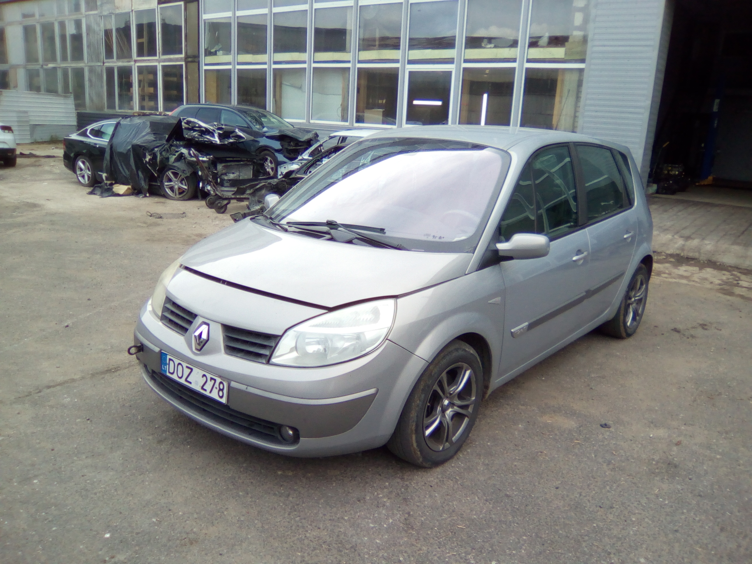 Used RENAULT Scenic Front bumper 7701477299