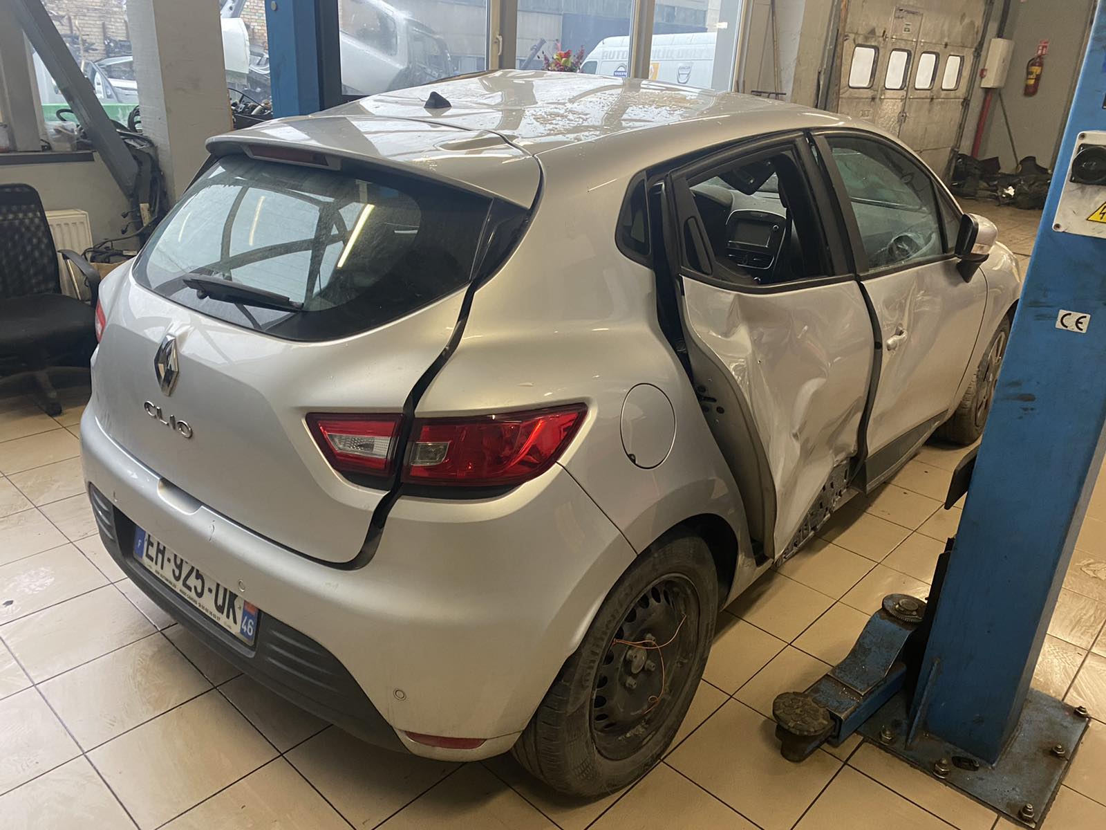 Used RENAULT Clio Rear bumper bracket 850446420R
