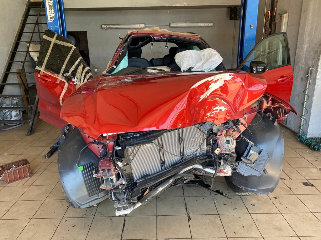 Kasutatud VOLVO XC60 Tagumise külje ukse riba klaasist välimine 32237243