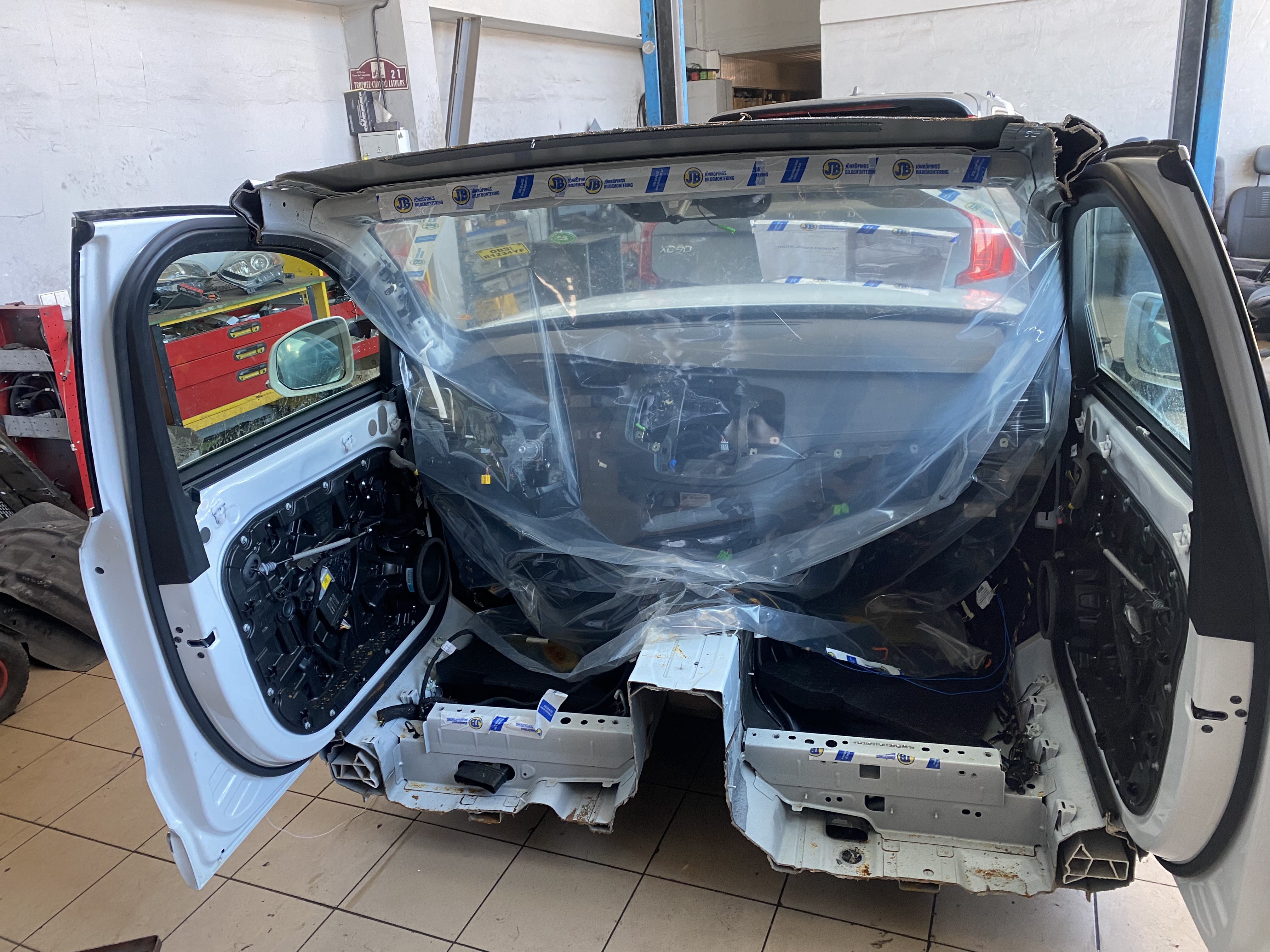 Naudotas VOLVO XC90 Variklio gaubto atidarymo rankenėlė salone 32277309