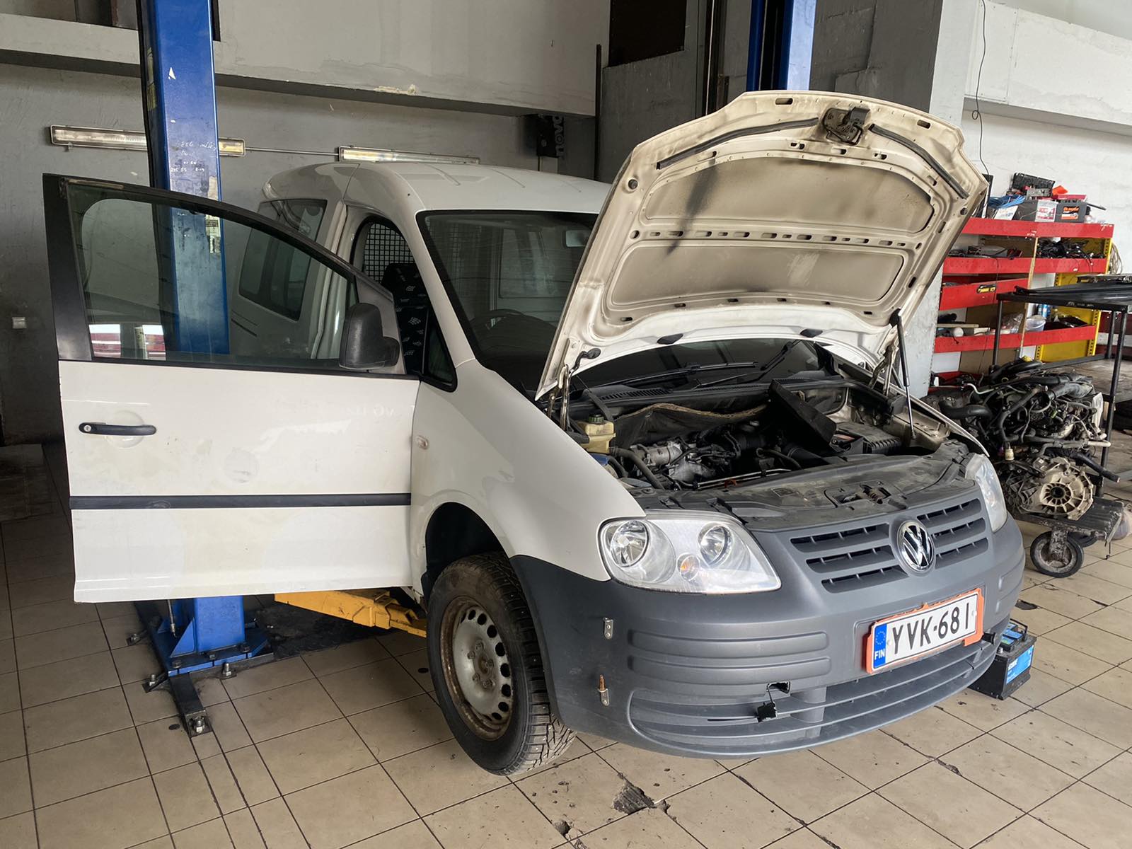 Used Volkswagen Caddy Front bumper bracket 1T0807049