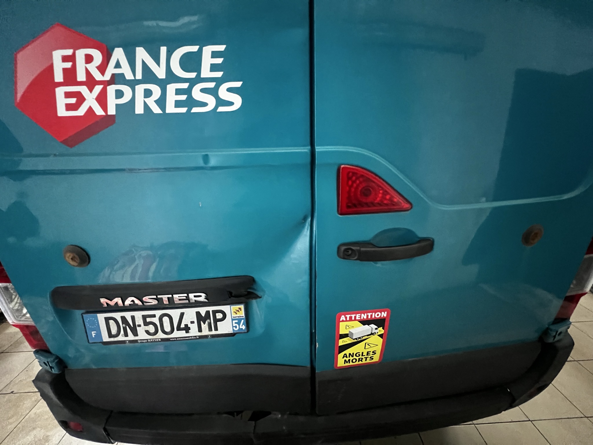 Used RENAULT Master Sliding door strip 828200148R