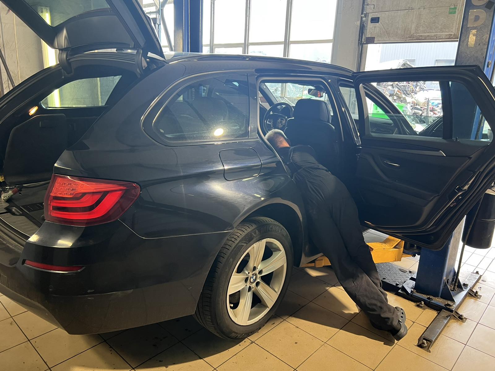 Used BMW 5 SERIES Control panel 6807634